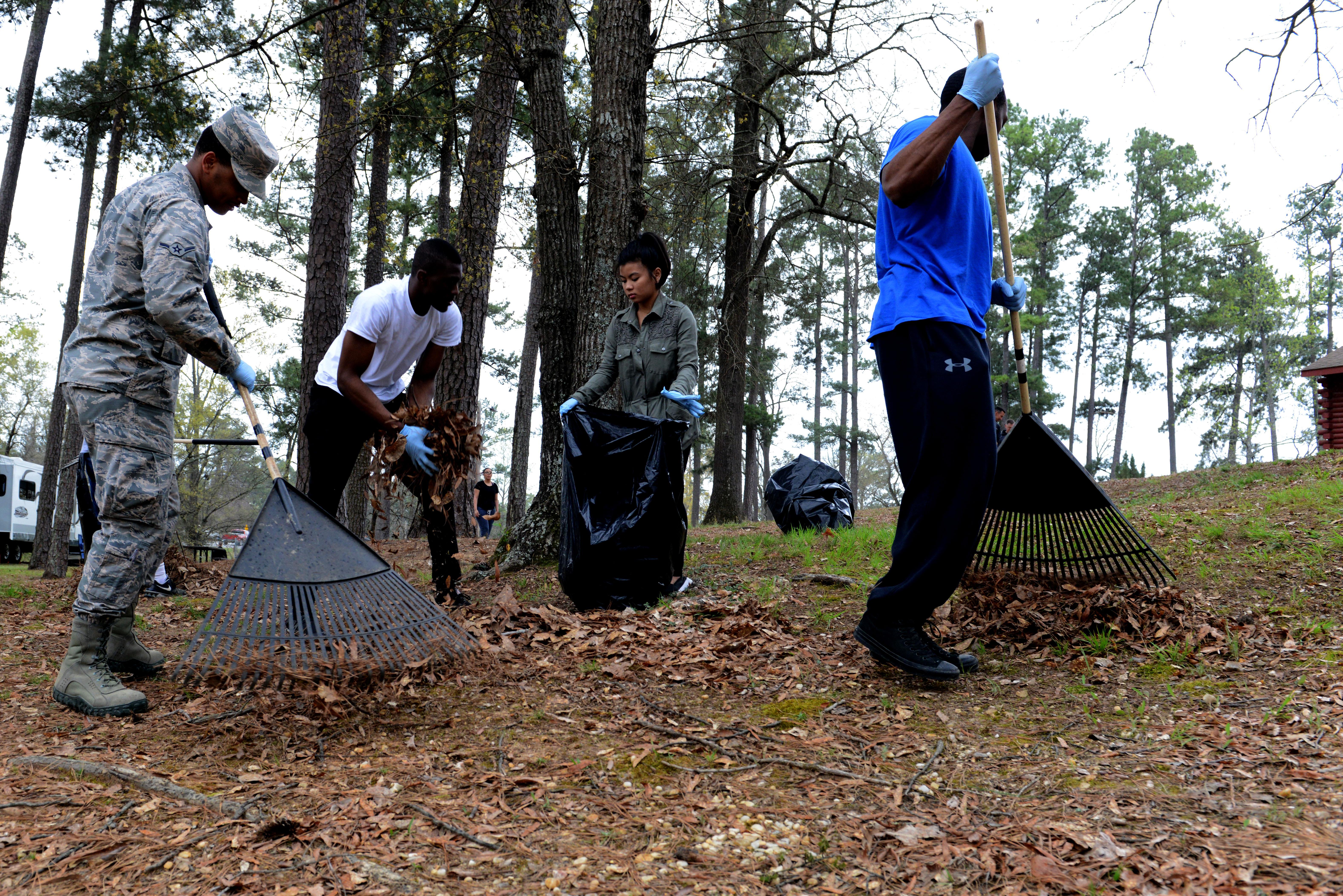 Volunteers spring into cleaning at Wateree > Shaw Air Force Base ...