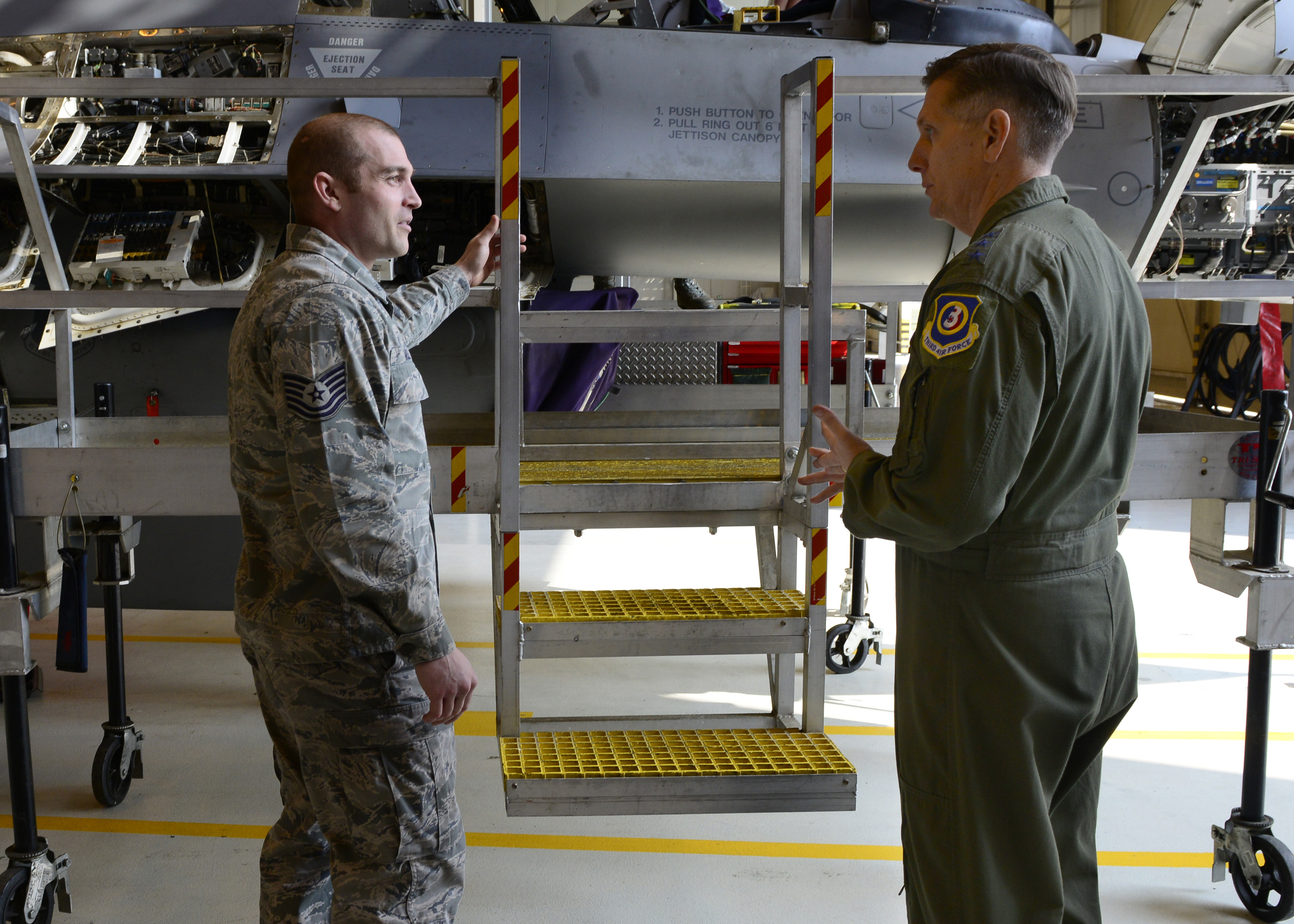 3 AF, 17 AEF leaders visit Aviano, host all call > Aviano Air Base ...