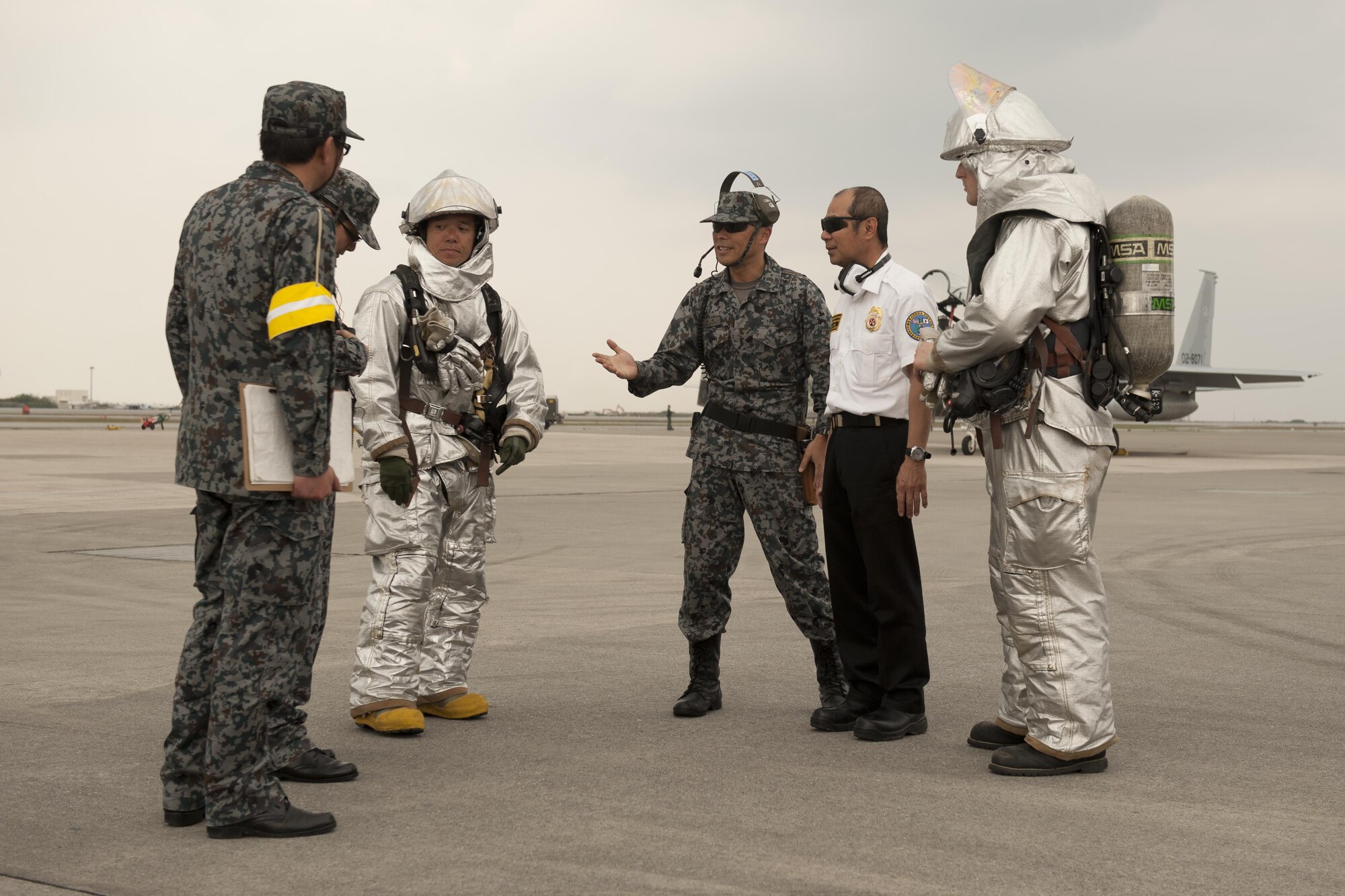 Naha AB airmen train with Team Kadena firefighters > Kadena Air Base > News
