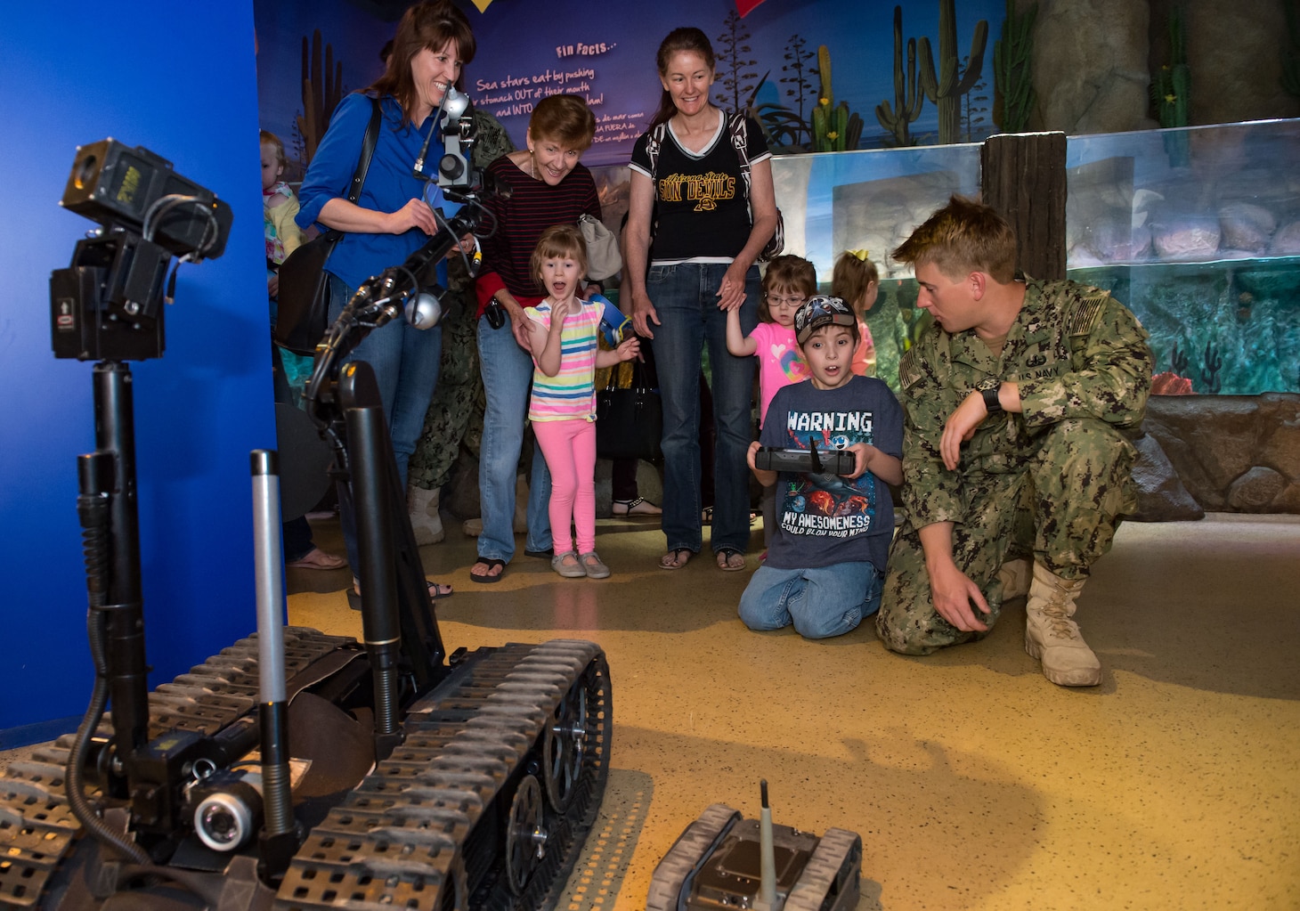 EOD Group 1 Visits Arizona Sea Life Aquarium During Phoenix Navy Week ...