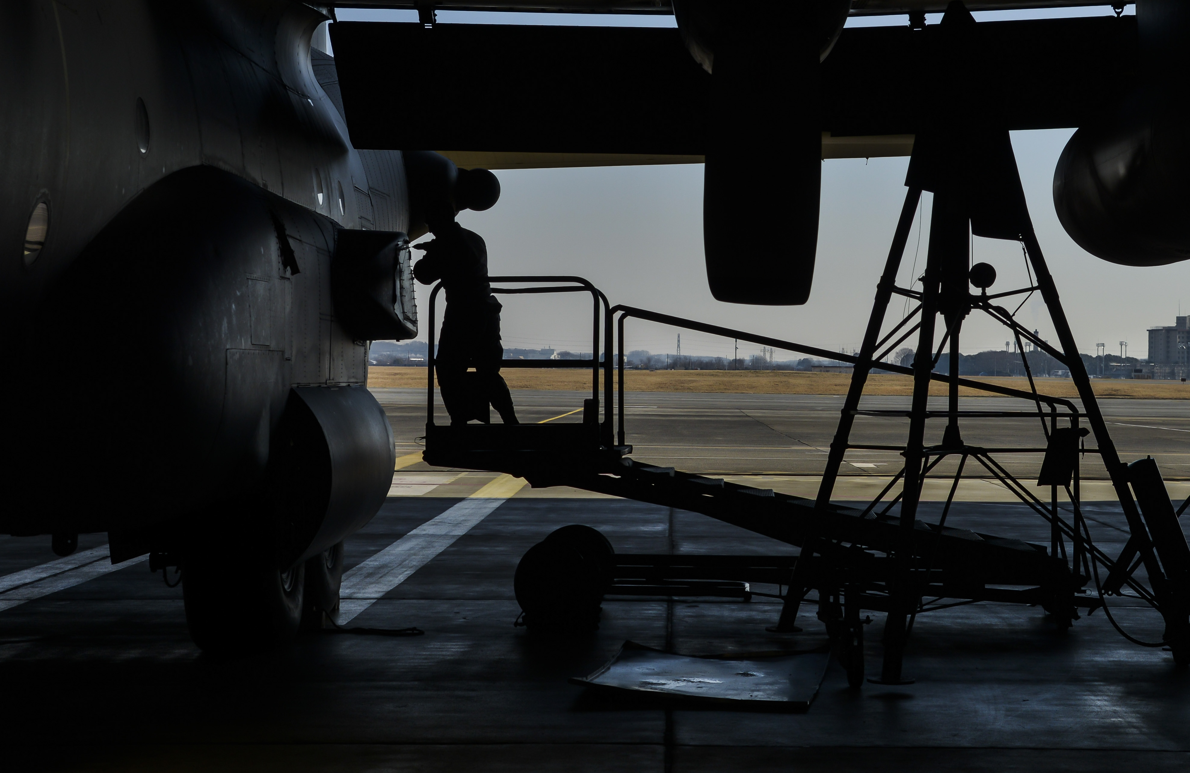 374th Maintenance Squadron Keeps Yokota, Kadena Aircraft Flying > U.S ...