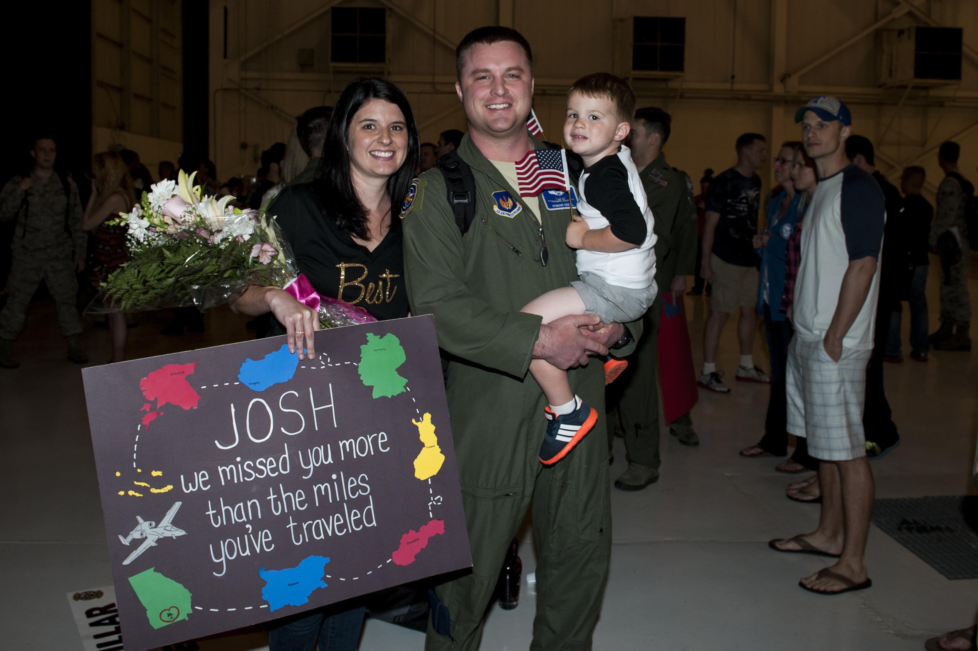 74th EFS returns home to loved ones > Air Combat Command > Article Display