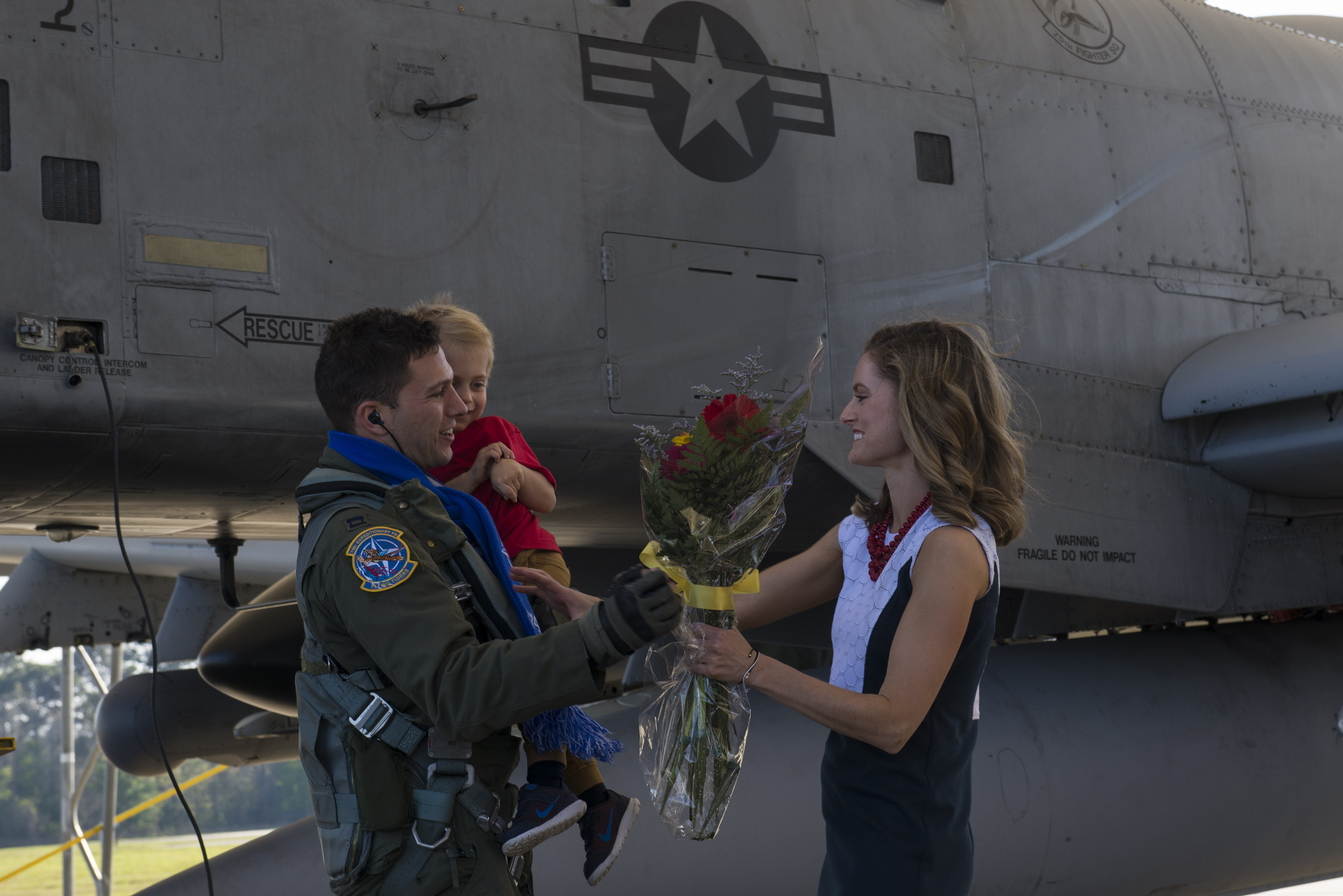 74th EFS returns home to loved ones > Air Combat Command > Article Display