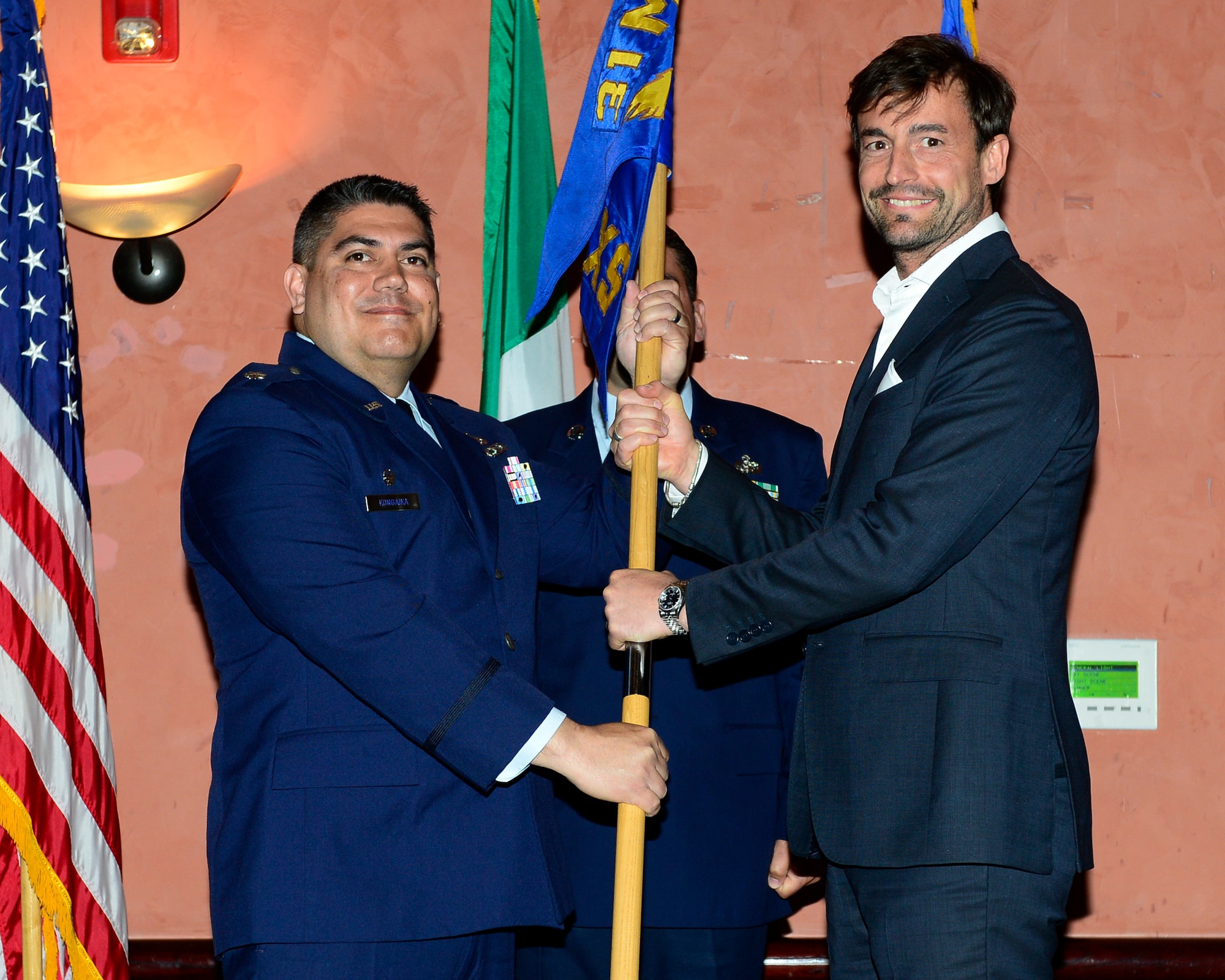 31 FW inducts newest honorary commanders > Aviano Air Base > Display
