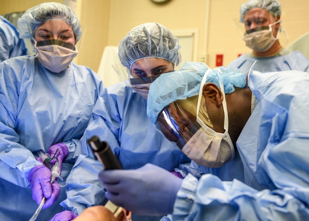 Cadaver training prepares AF medics for real-world encounters > Air ...