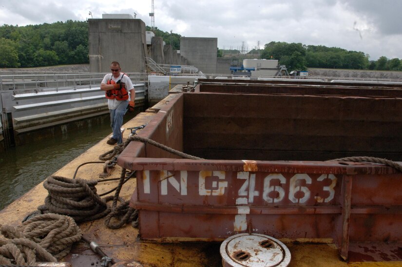 NR 17-014: Corps of Engineers offers public access to Cheatham Lock ...