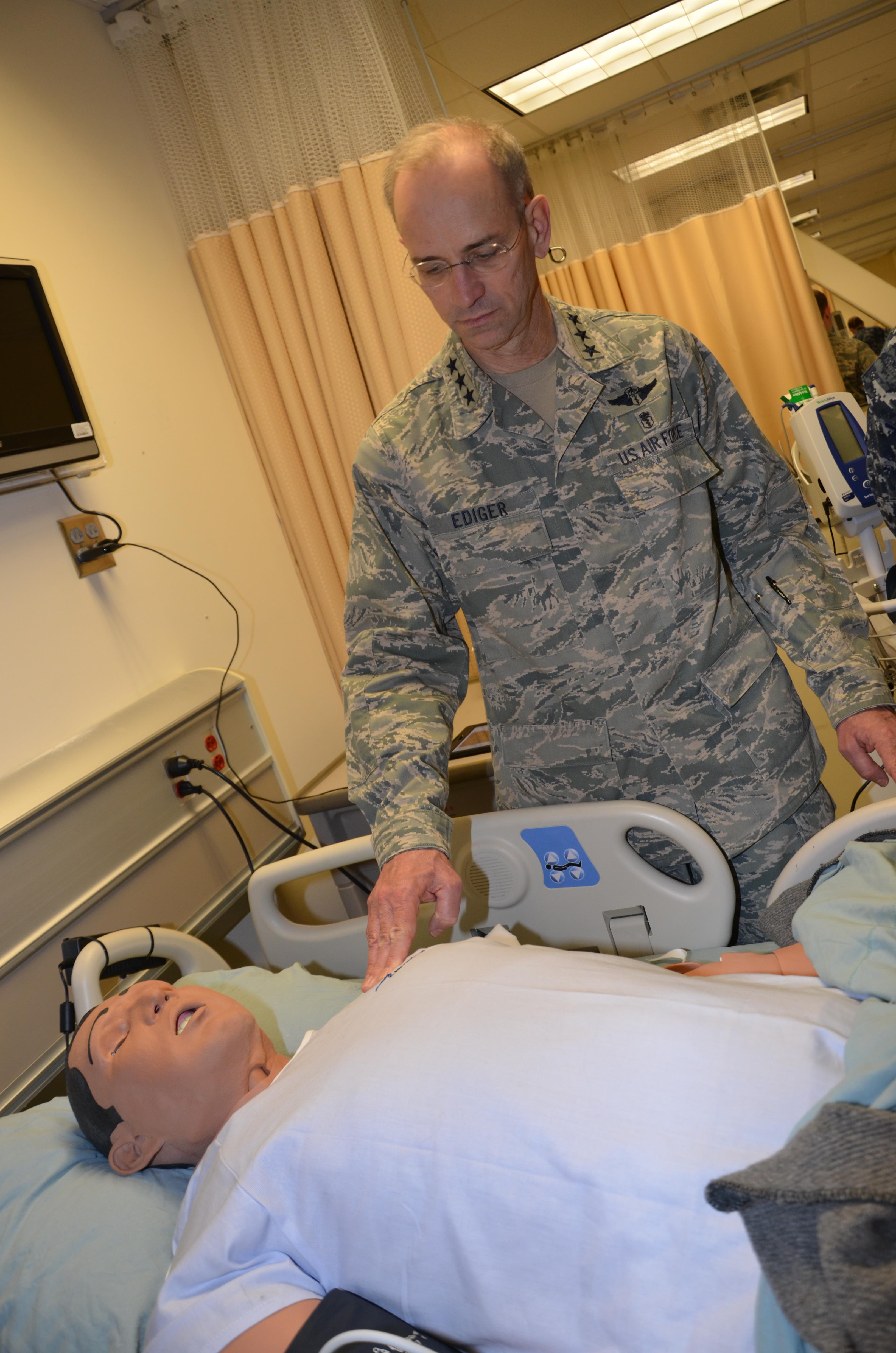 Air Force Surgeon General visits METC