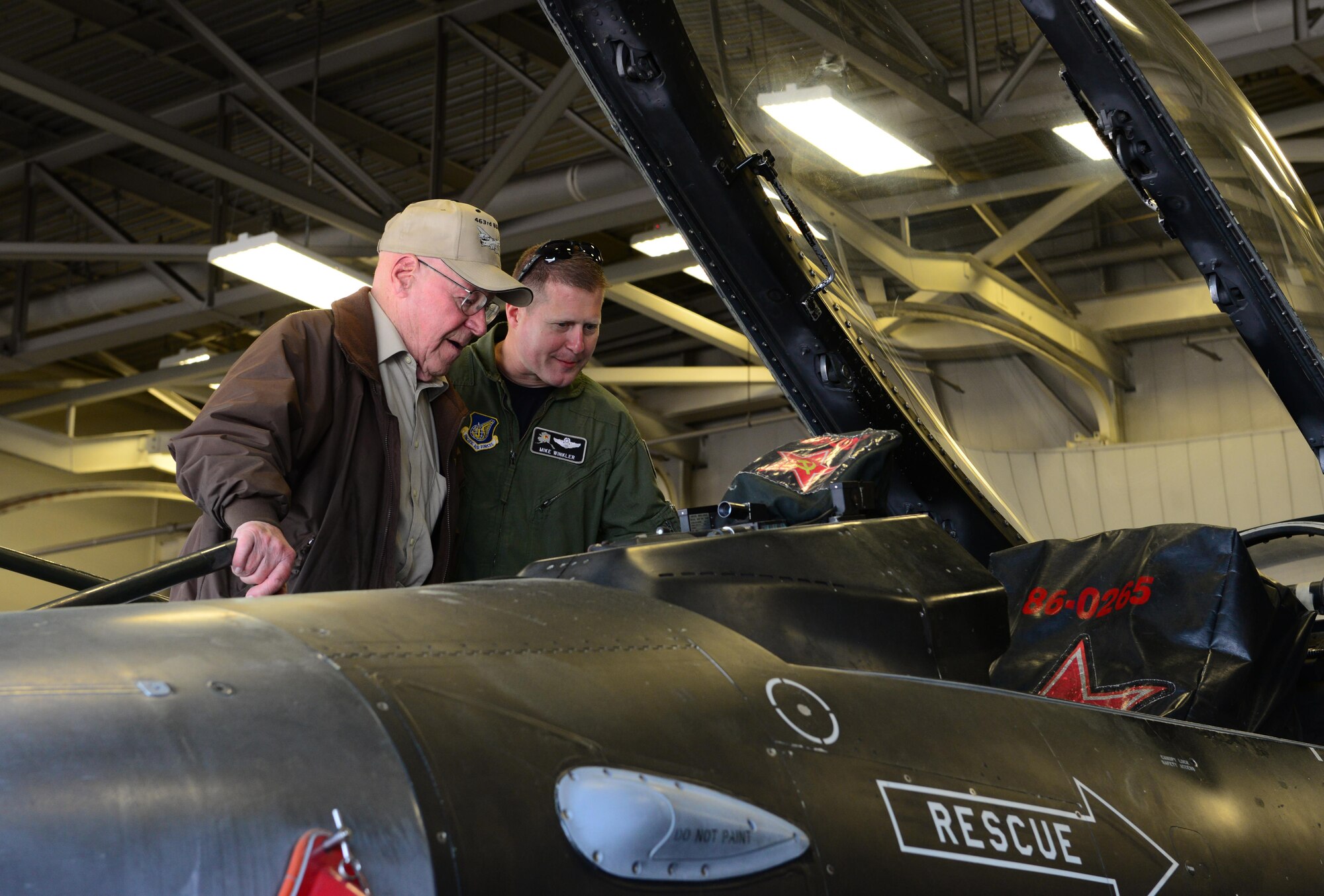 Local World War II veteran visits Eielson > Eielson Air Force Base ...
