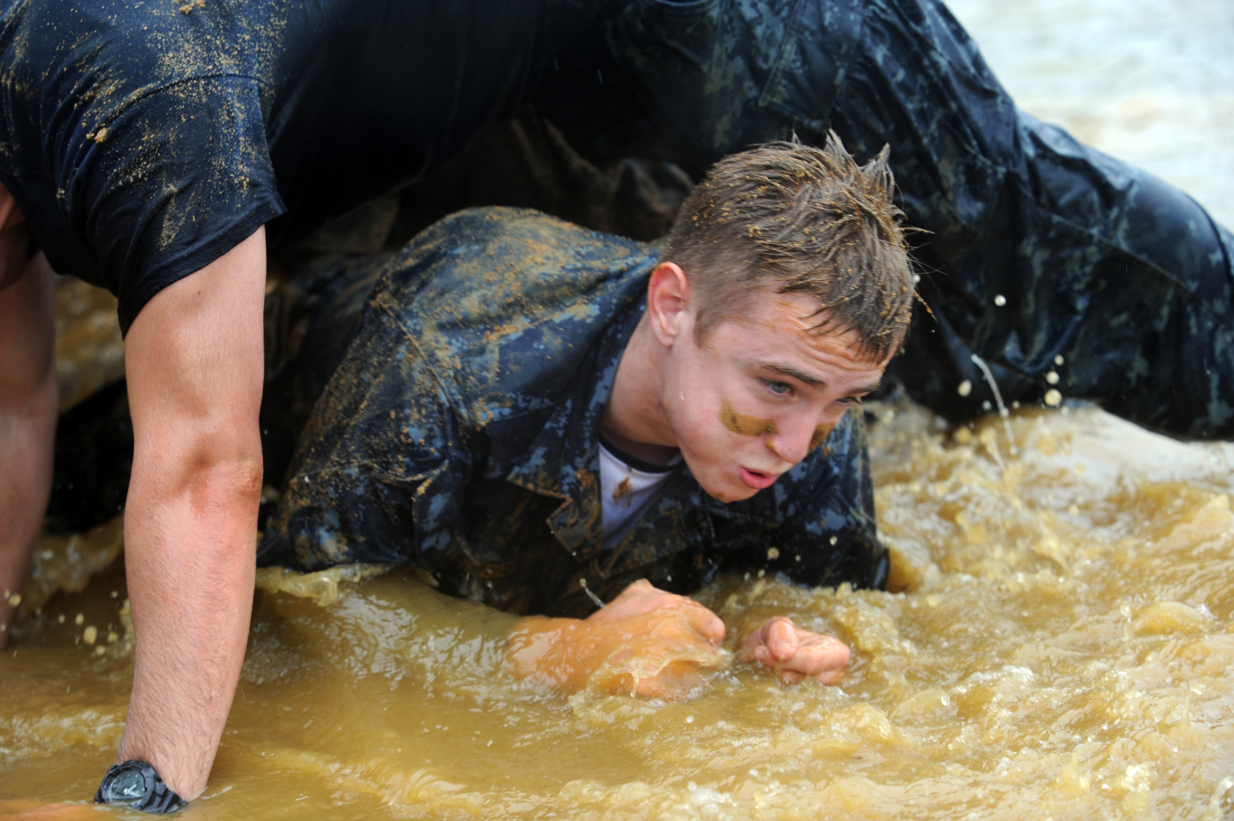 US Naval Academy Plebes Endure Rigorous 14-Hour Sea Trials > United ...