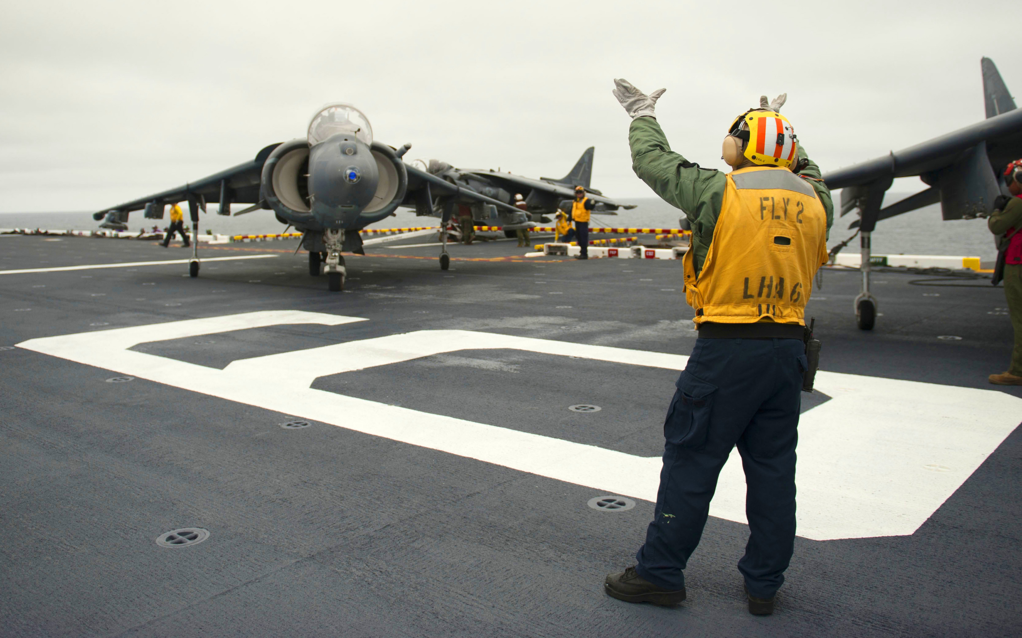 America Flies through Flight Deck Recertification > United States Navy ...