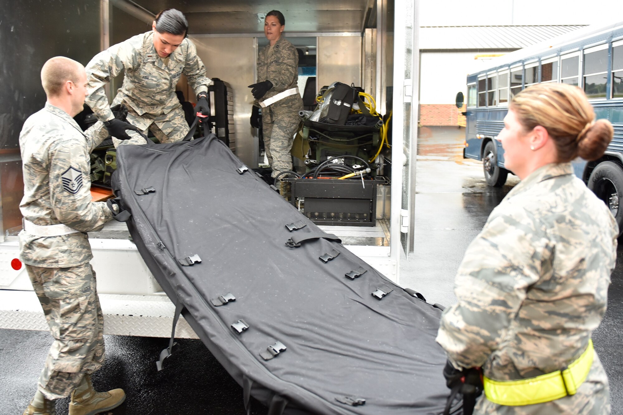 AES loads up equipment > 932nd Airlift Wing > Article Display