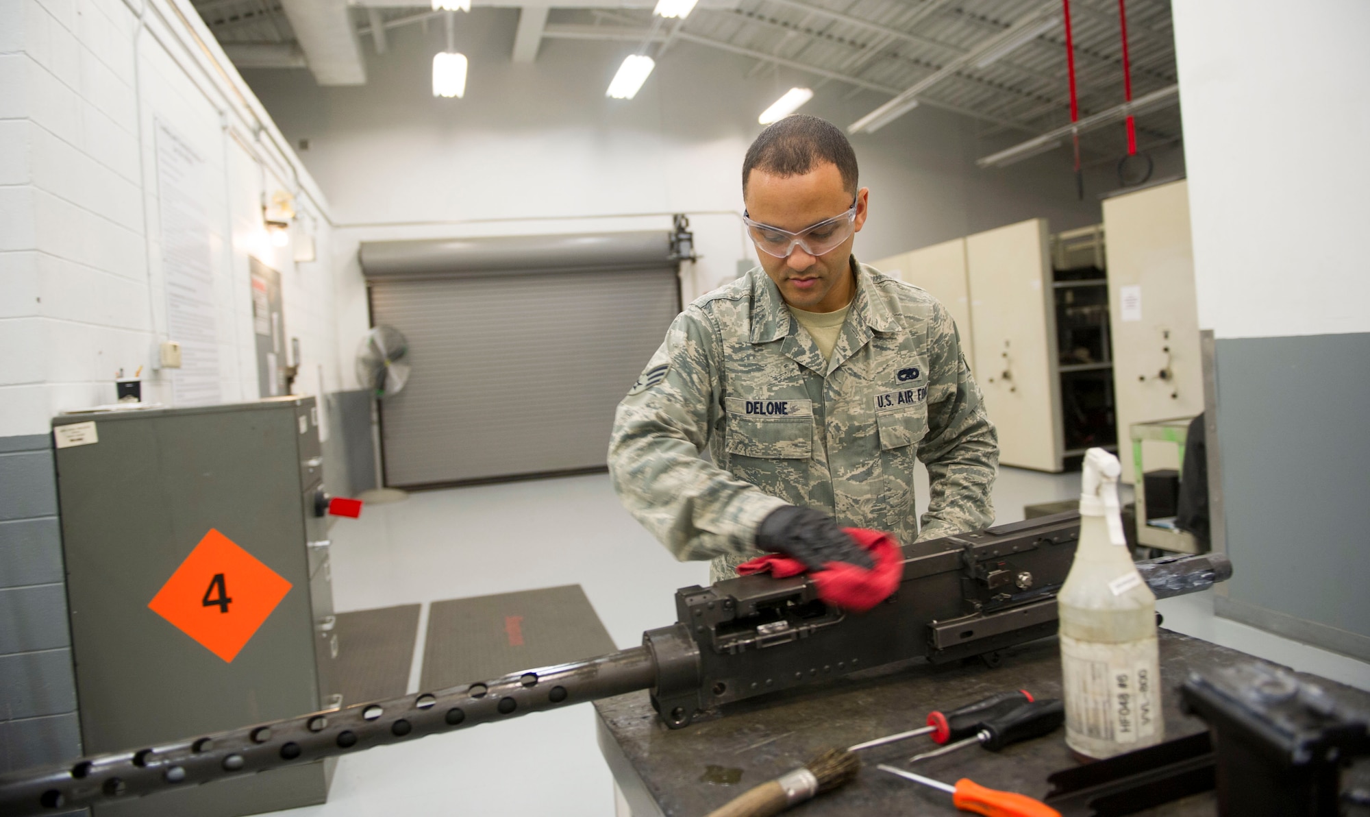 Weapons load crew Airmen perform inspections > Hurlburt Field > News