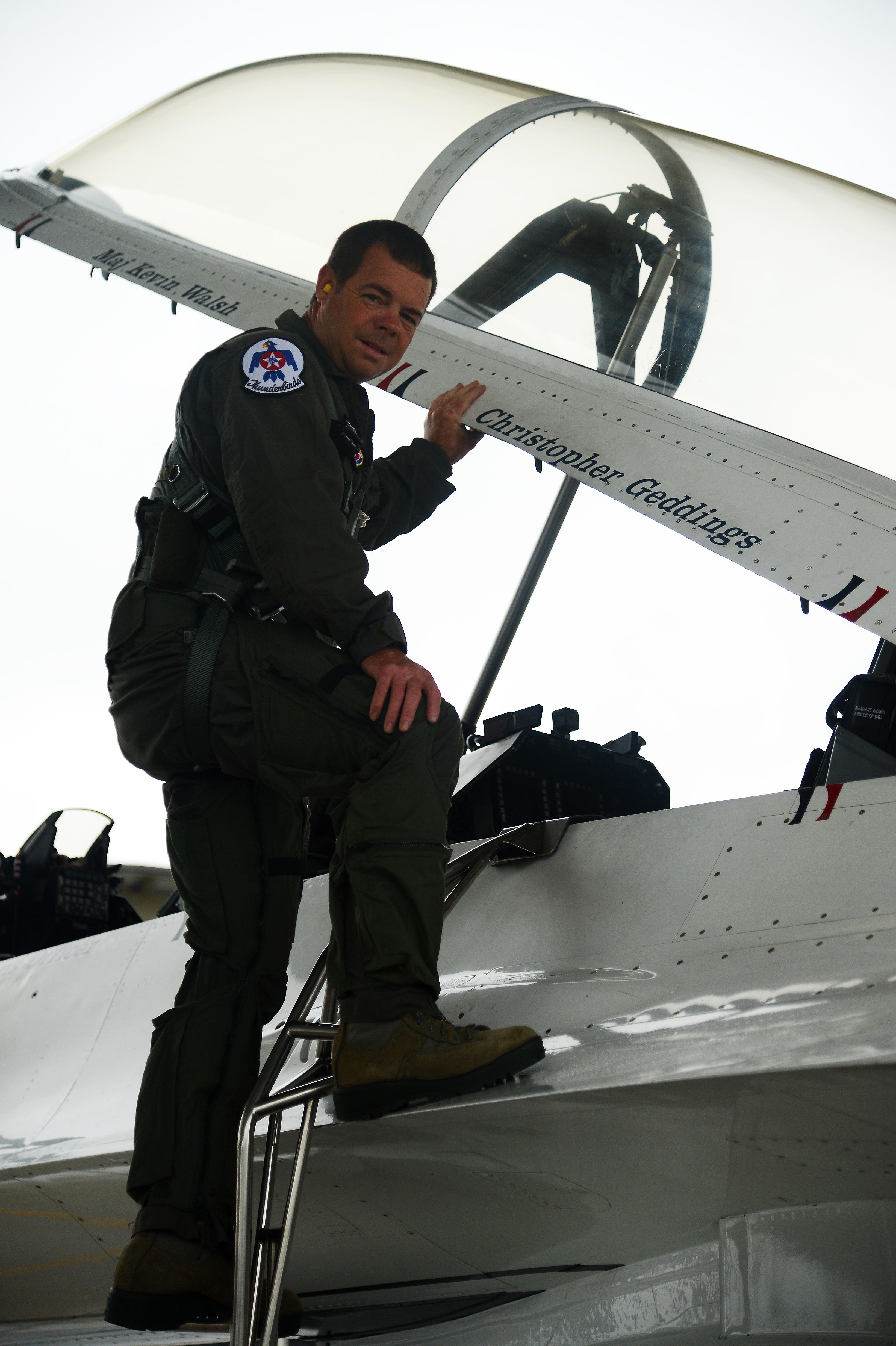 Thunderbirds fly hometown hero > Shaw Air Force Base > Article Display