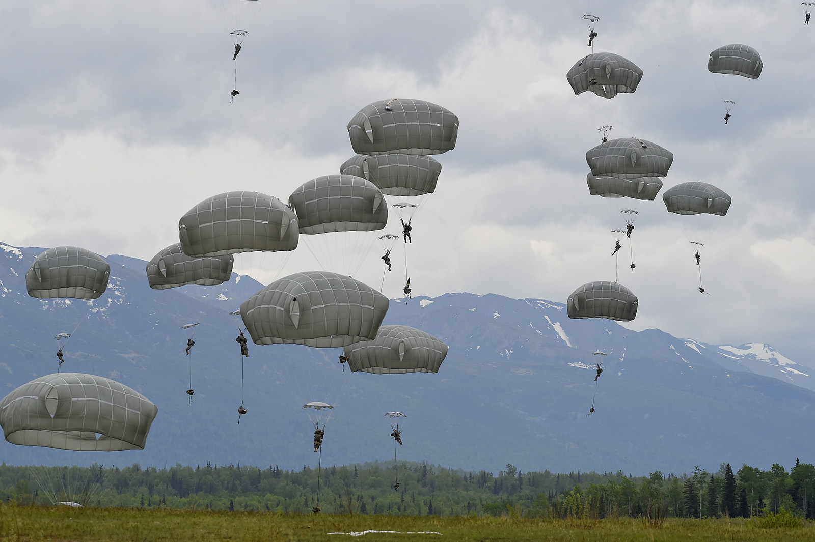 JBER units conduct Joint Airborne and Air Transportability Training ...