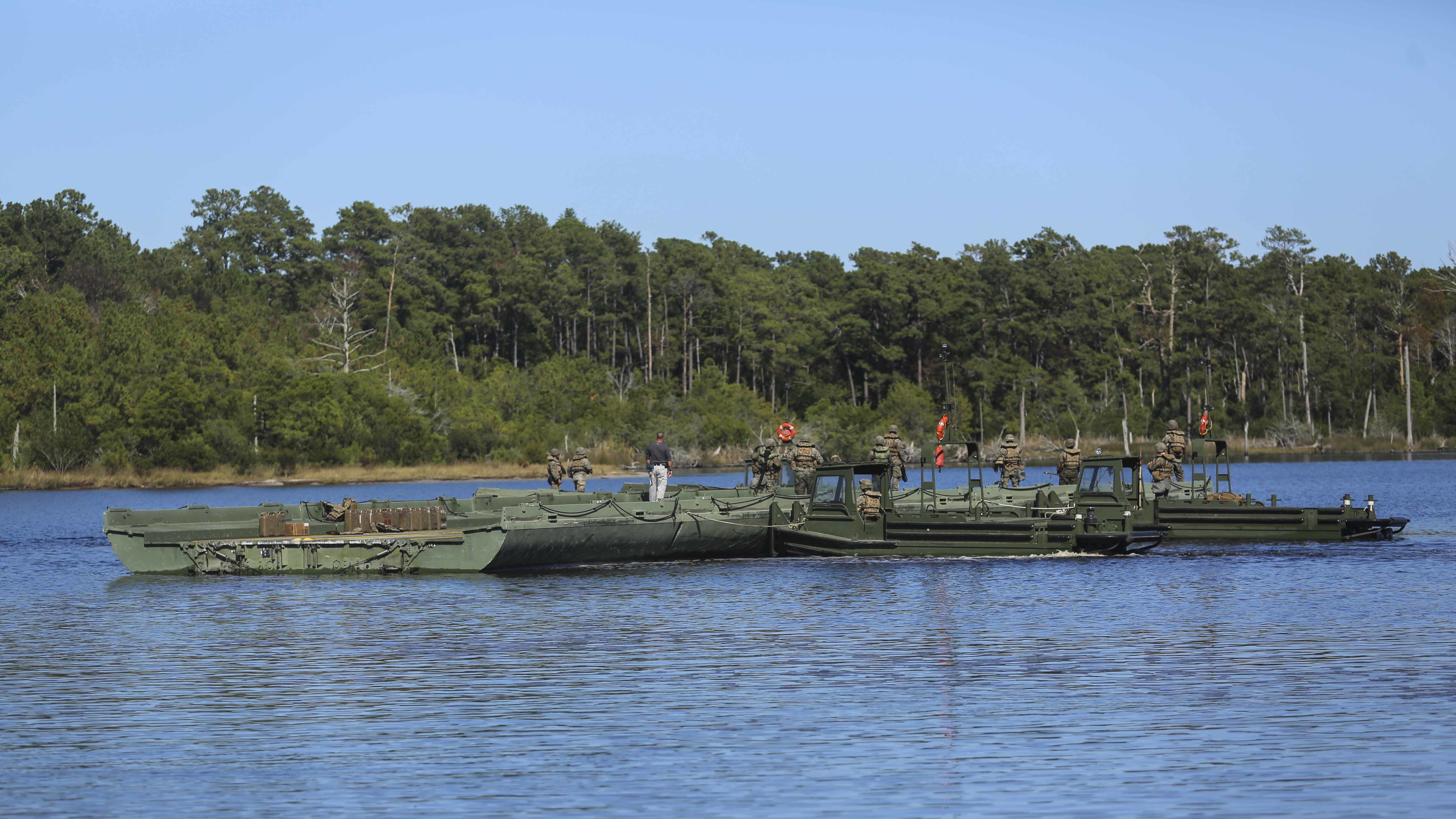 Splash Zone: 8th ESB builds a bridge > United States Marine Corps ...
