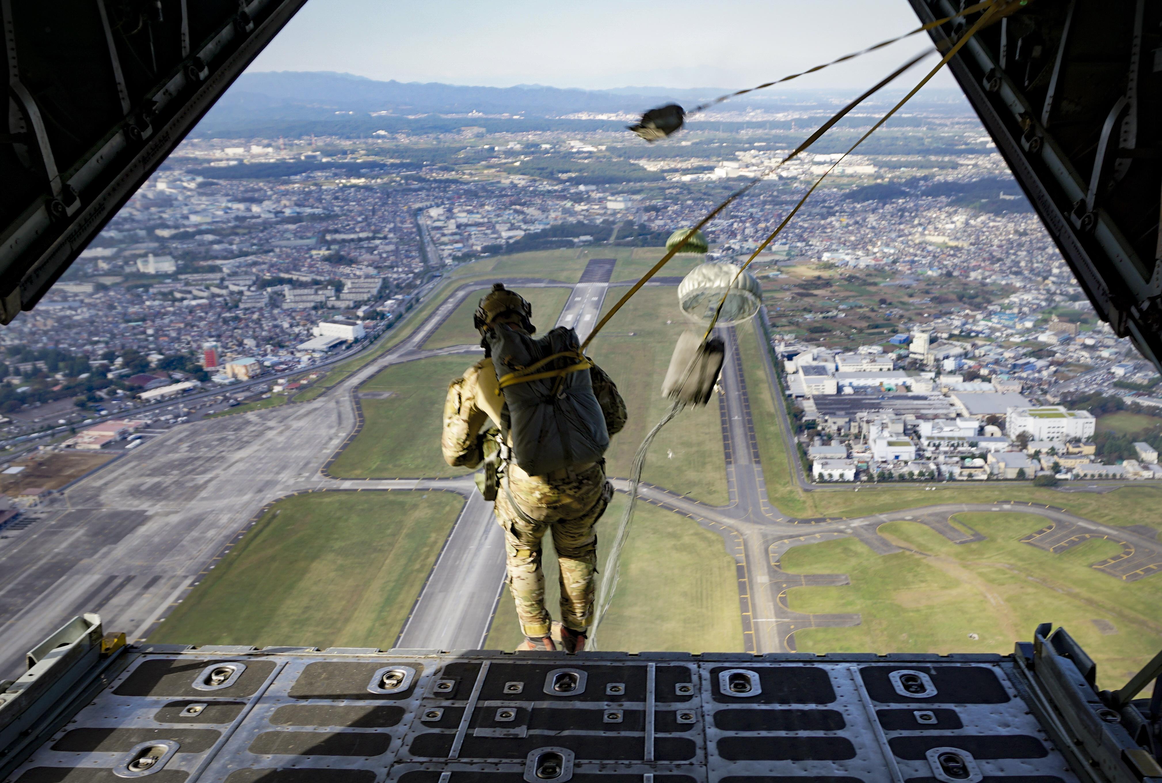 PACOM SERE specialists train together