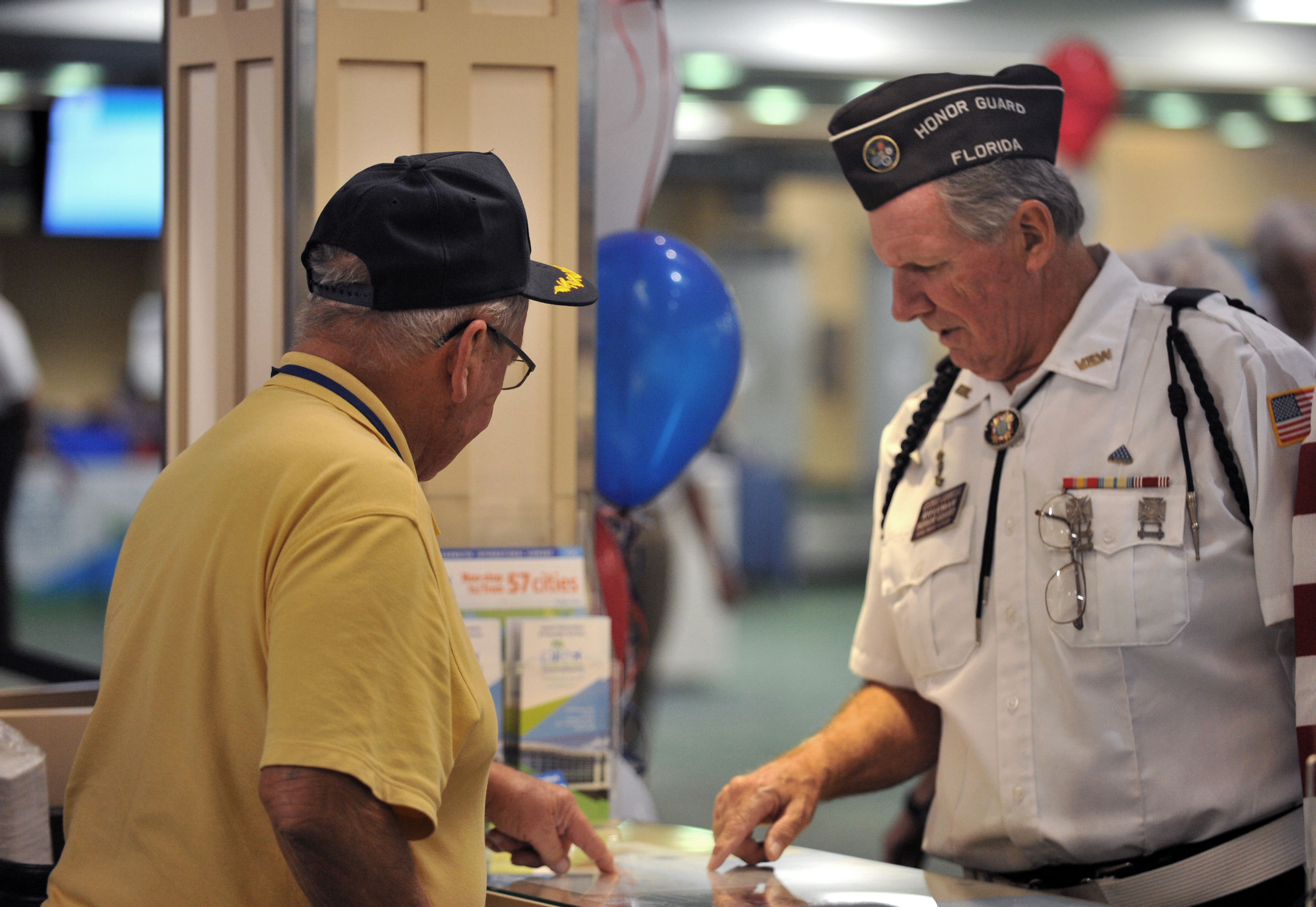 Honoring our war veterans: Community gathers to give war veterans ...