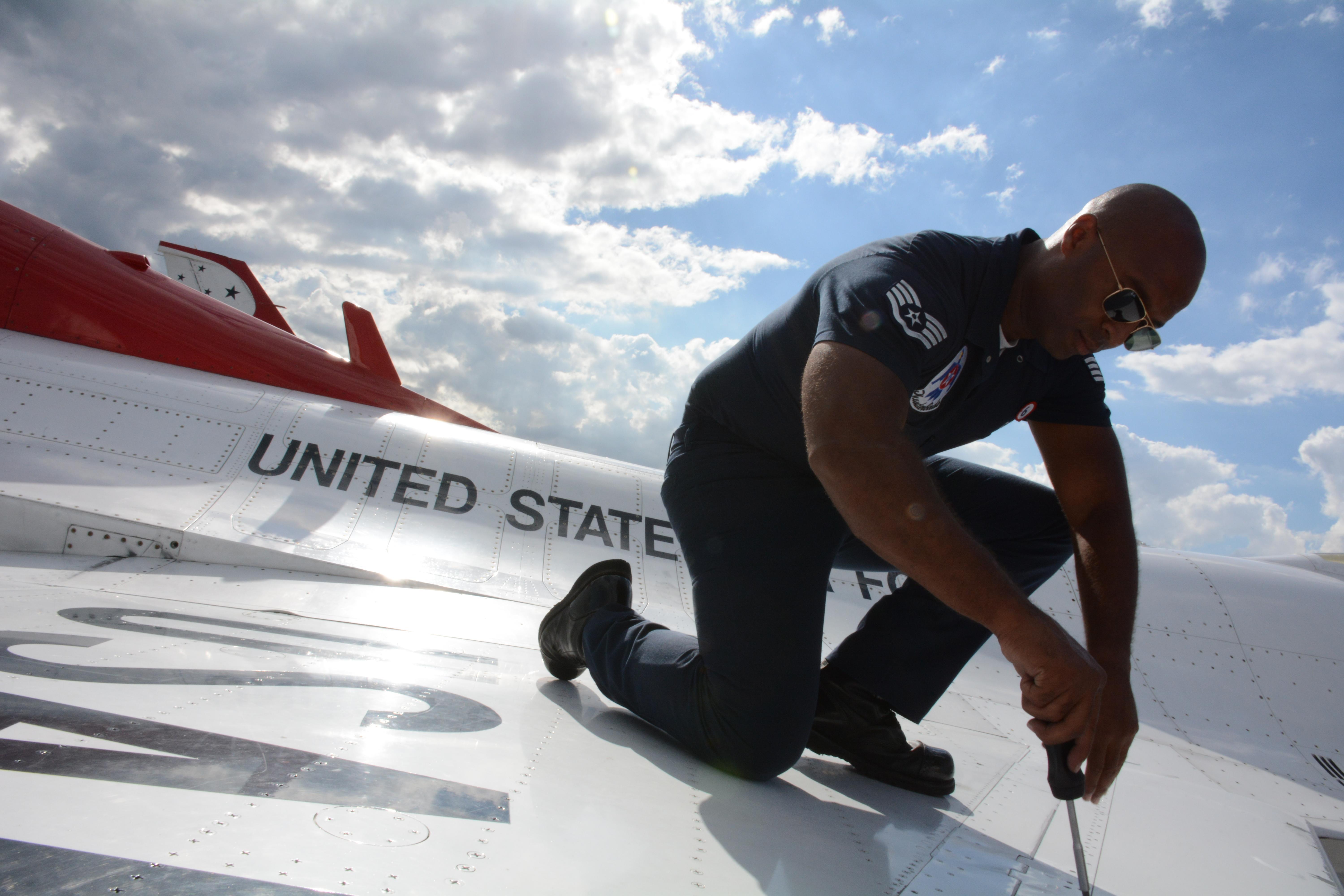 HARB Airmen welcome over 100,000 guests during air show > Homestead Air ...