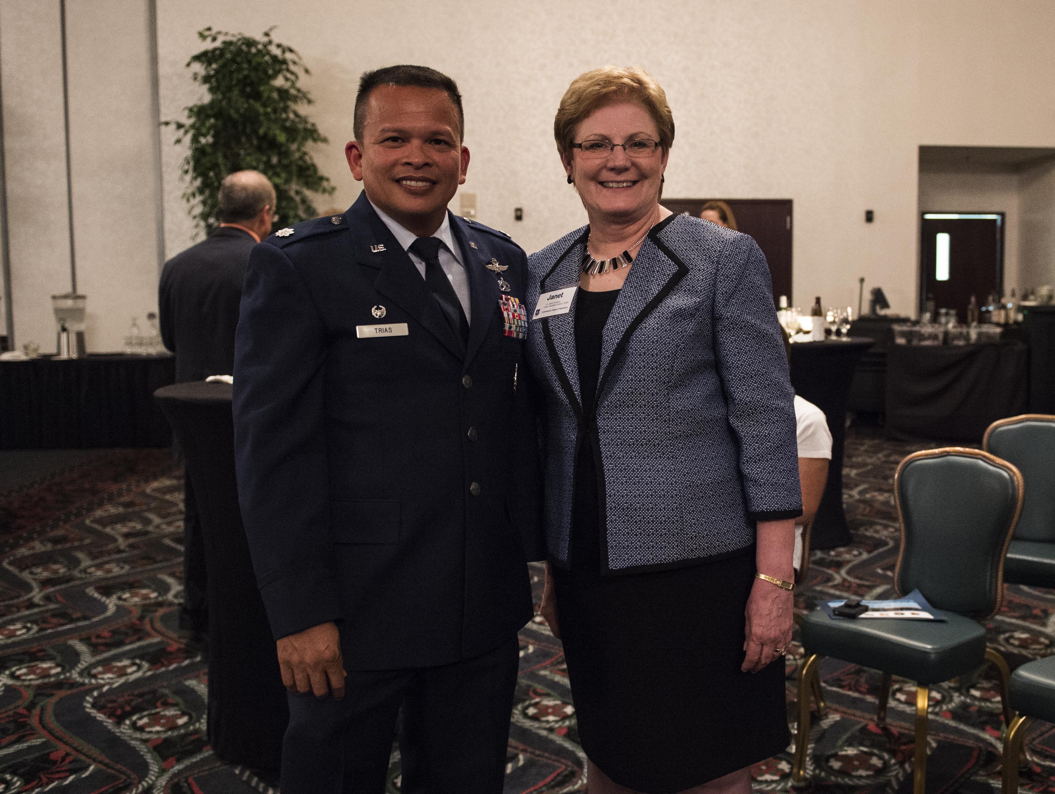 Scott welcomes new Honorary Commanders > Scott Air Force Base > Article ...