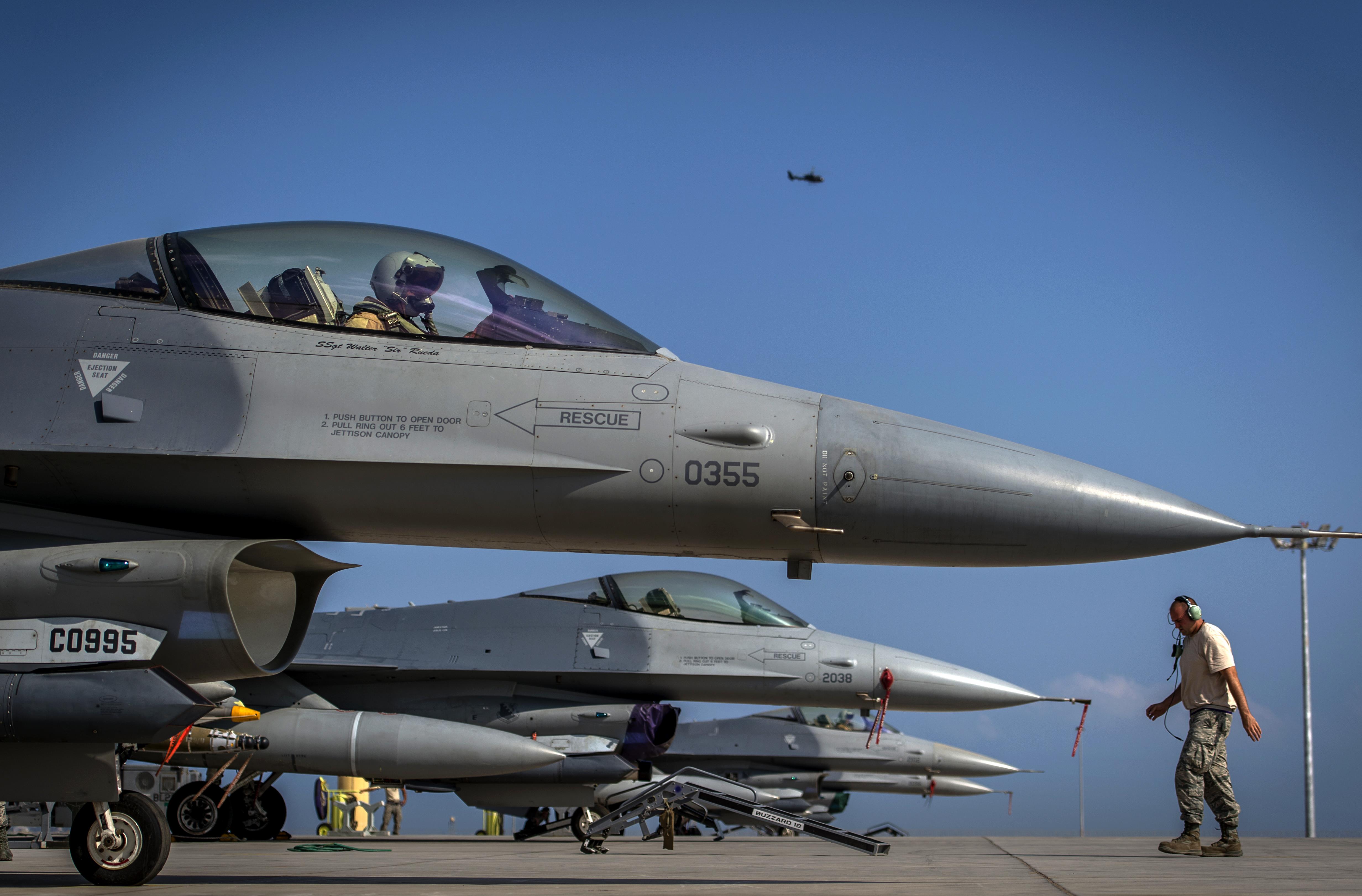 F-16 Fighting Falcons