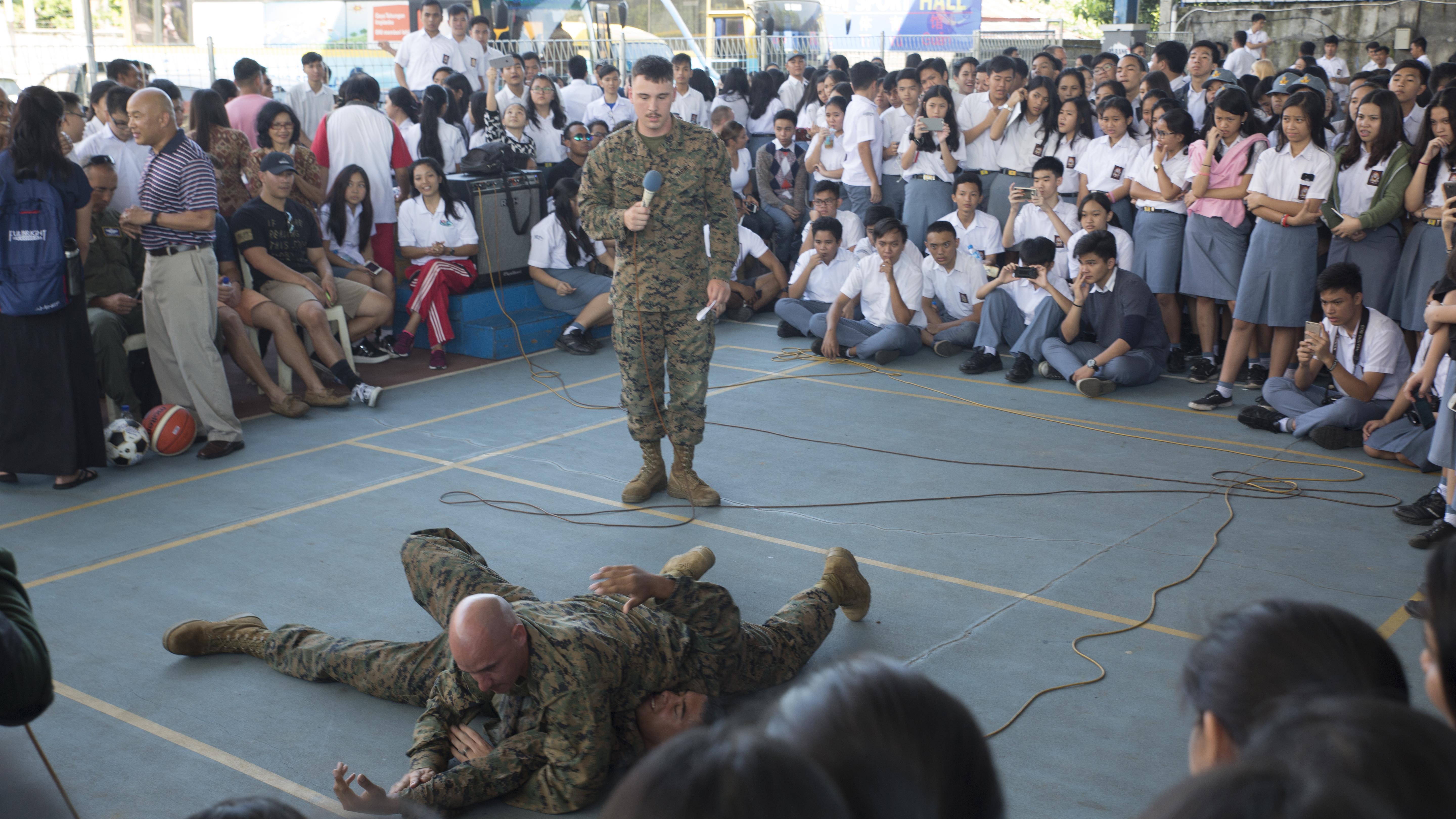 Marines, Sailors build bonds with Indonesian students > United States ...