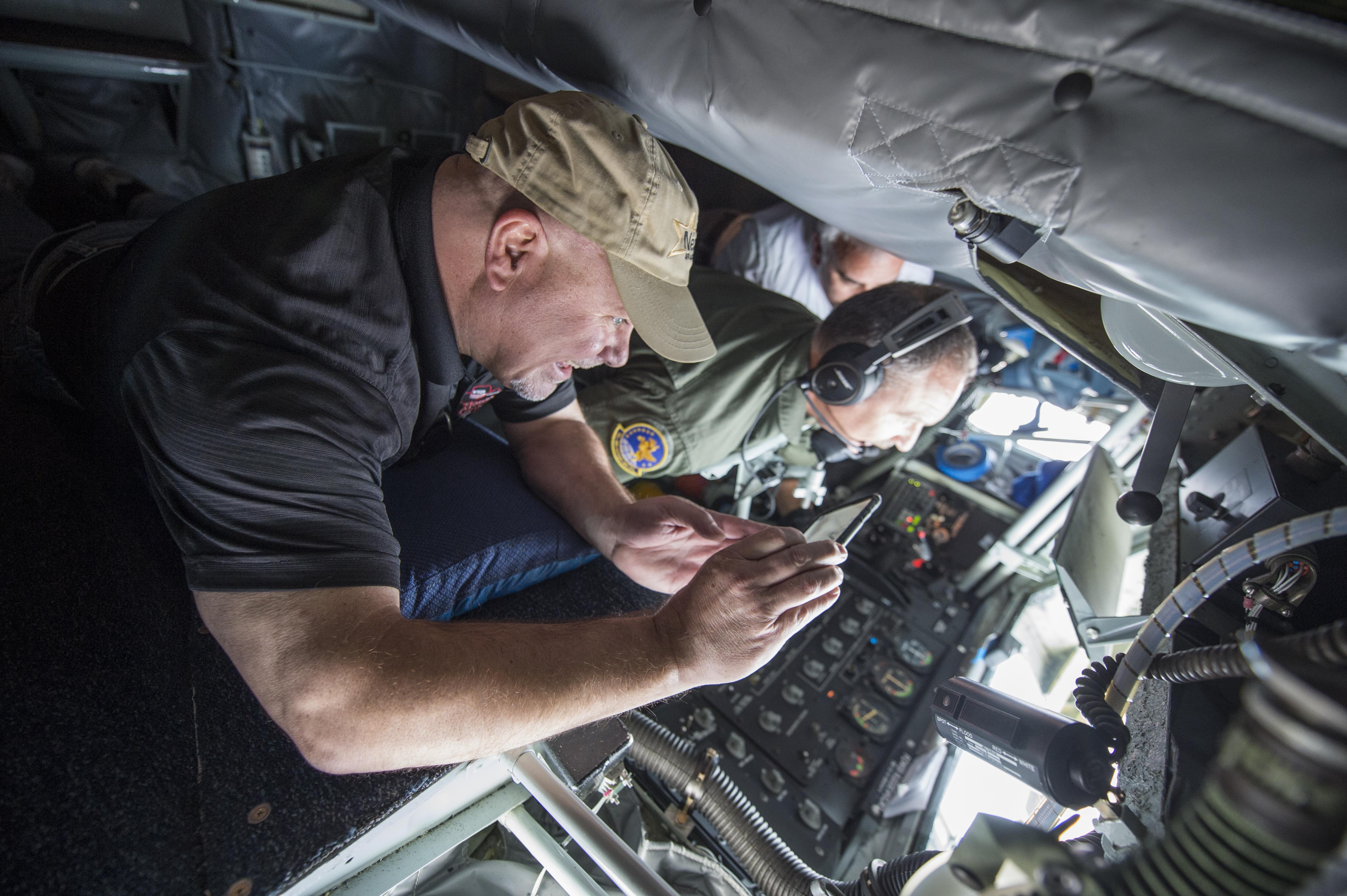 Media participate in 434th ARW refueling mission > Grissom Air Reserve ...