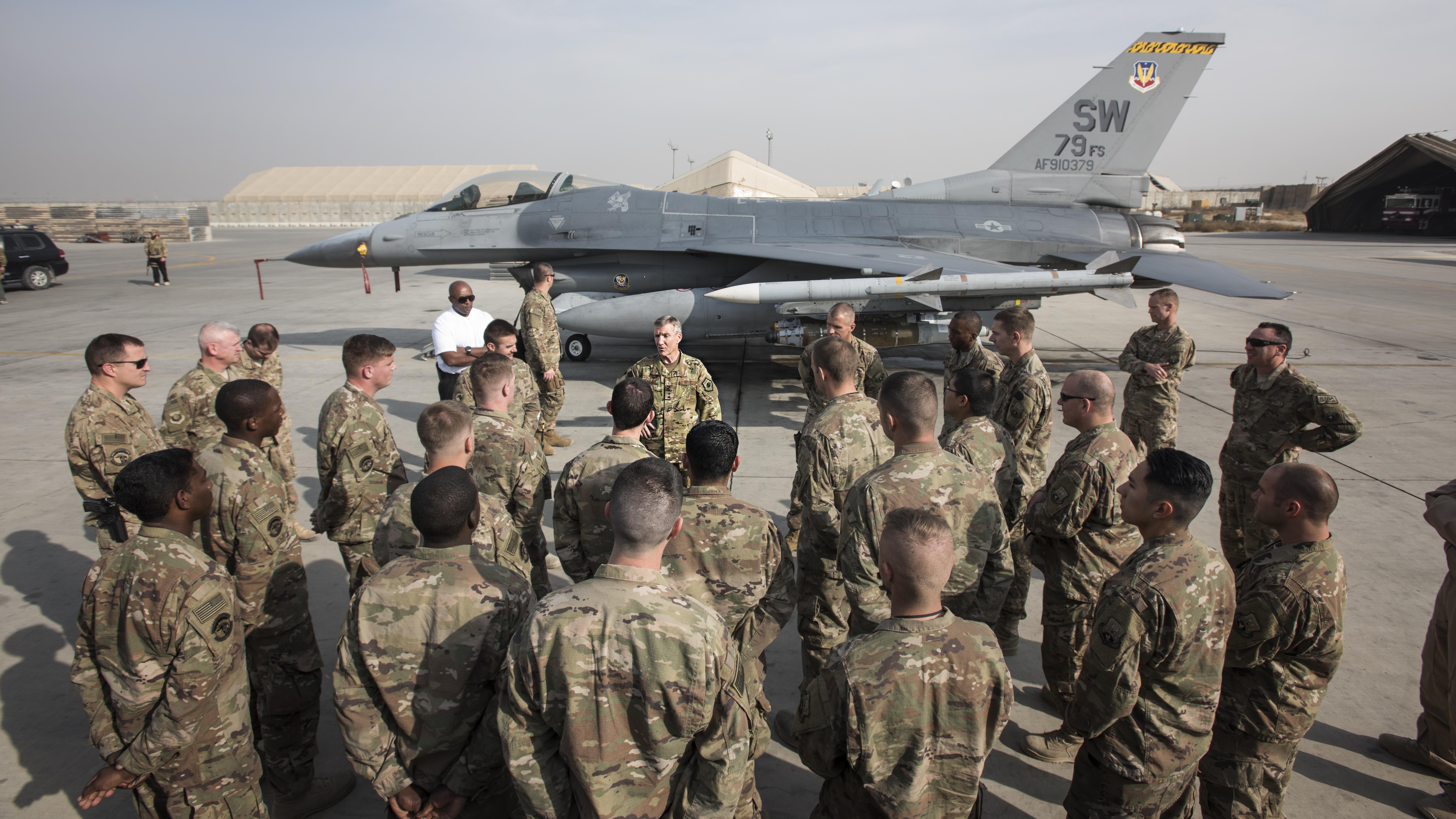 COMACC pays visit to deployed Airmen > U.S. Air Forces Central > Display