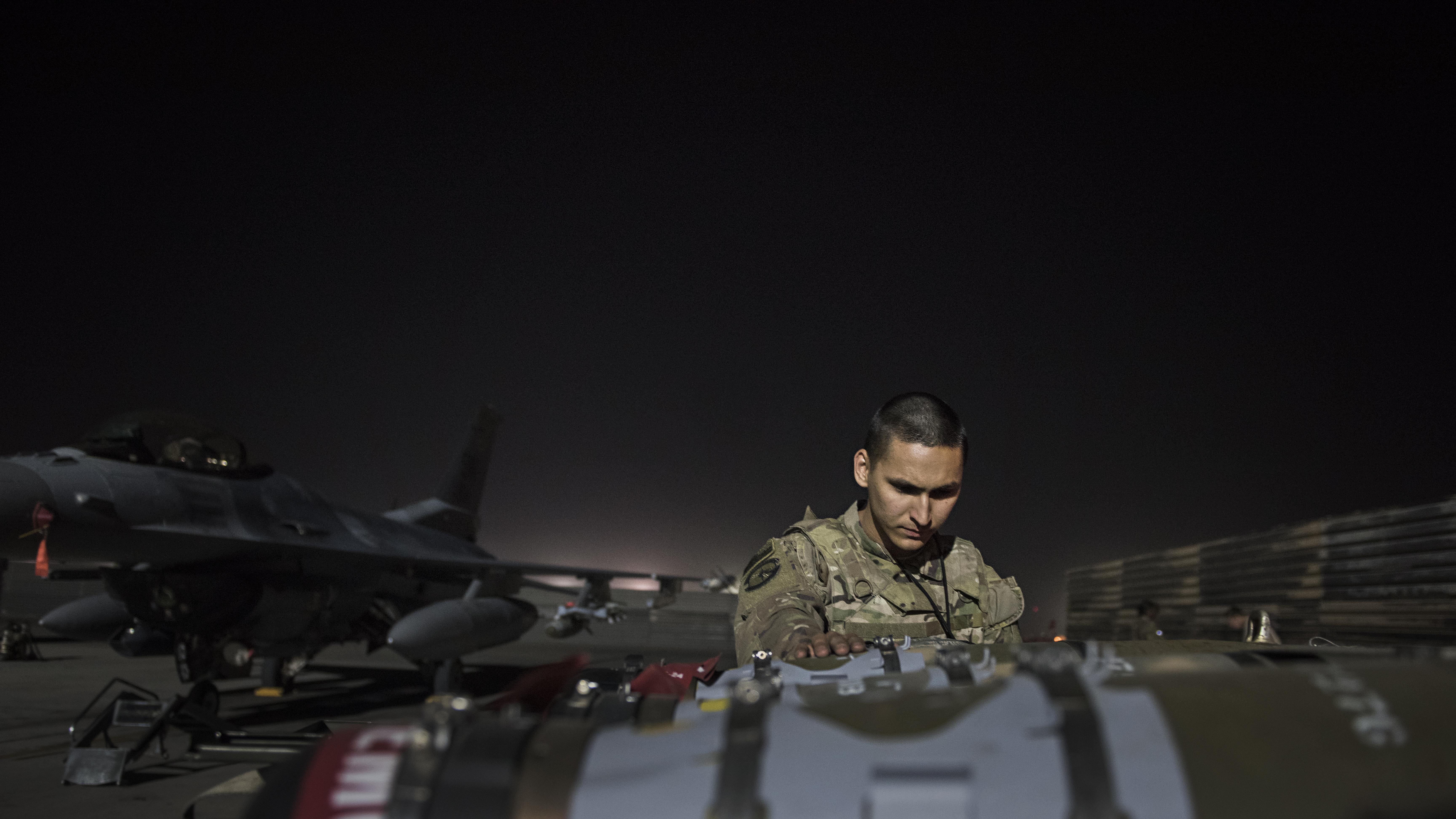 455th EAMXS keeps Vipers flying > Shaw Air Force Base > Article Display