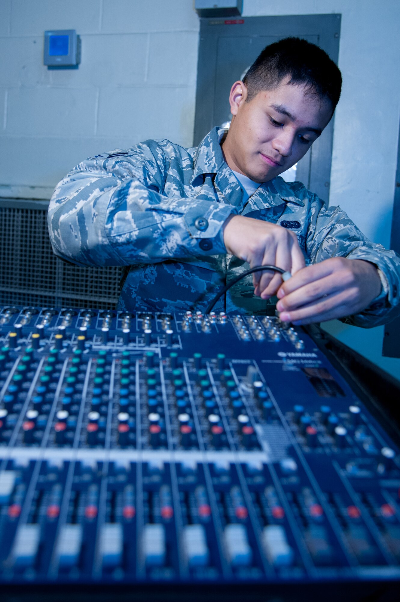 51st CS keeps air waves open for communication > Osan Air Base ...