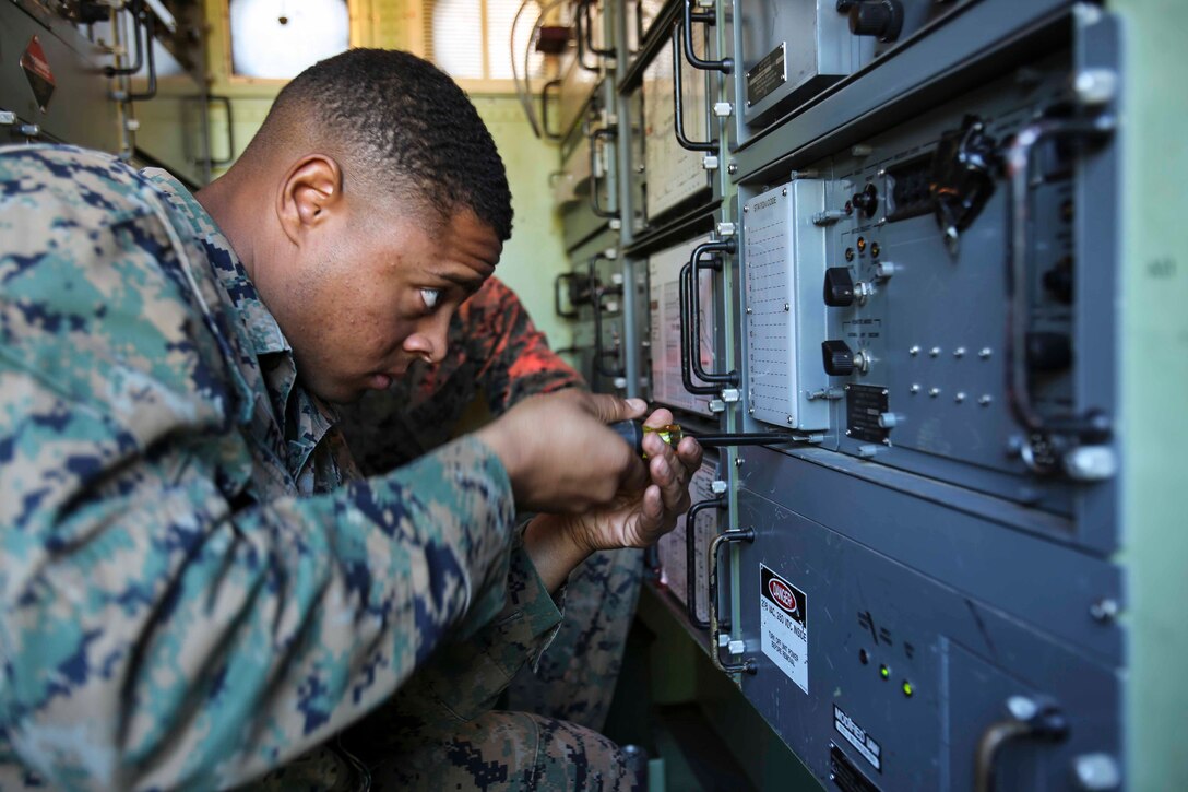 8th Communication Battalion learns talking is key for combat readiness