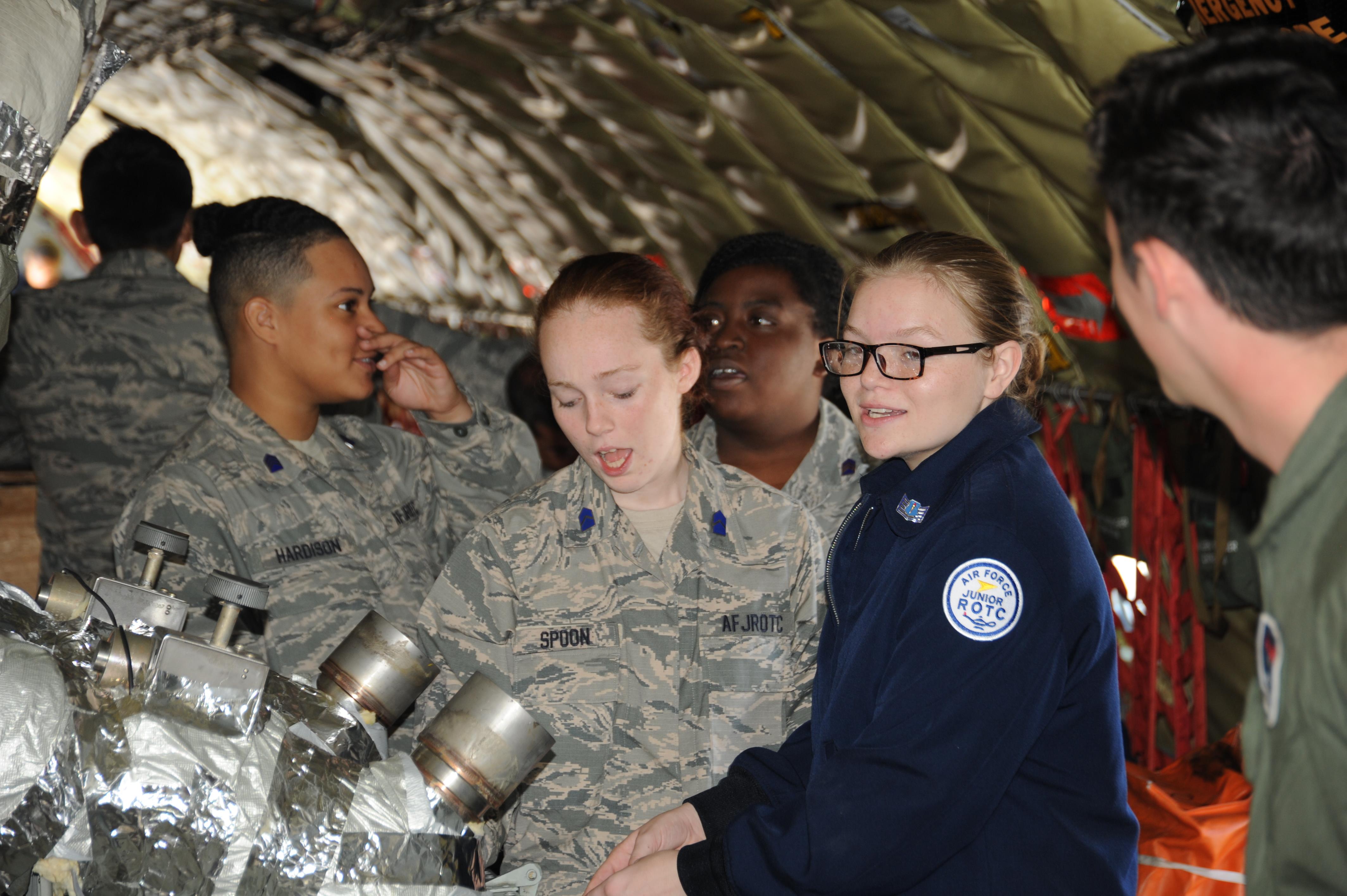 South Johnston AFJROTC tours Seymour Johnson. > 916th Air Refueling ...