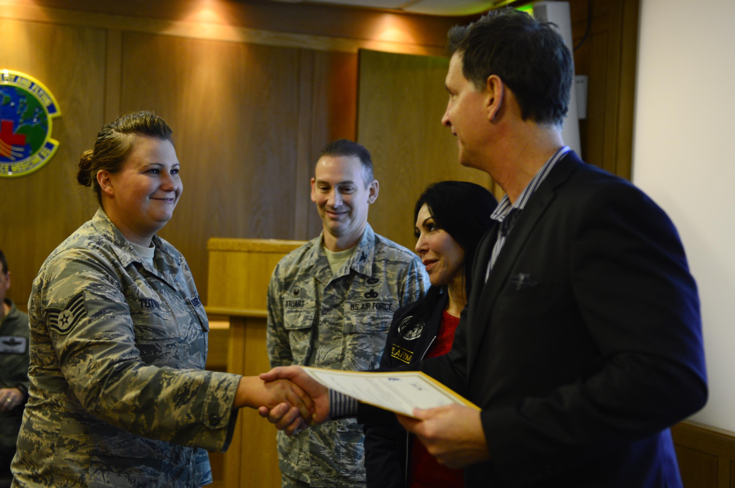 Troop Rewards provides free vacations for 10 Liberty Airmen > Royal Air ...