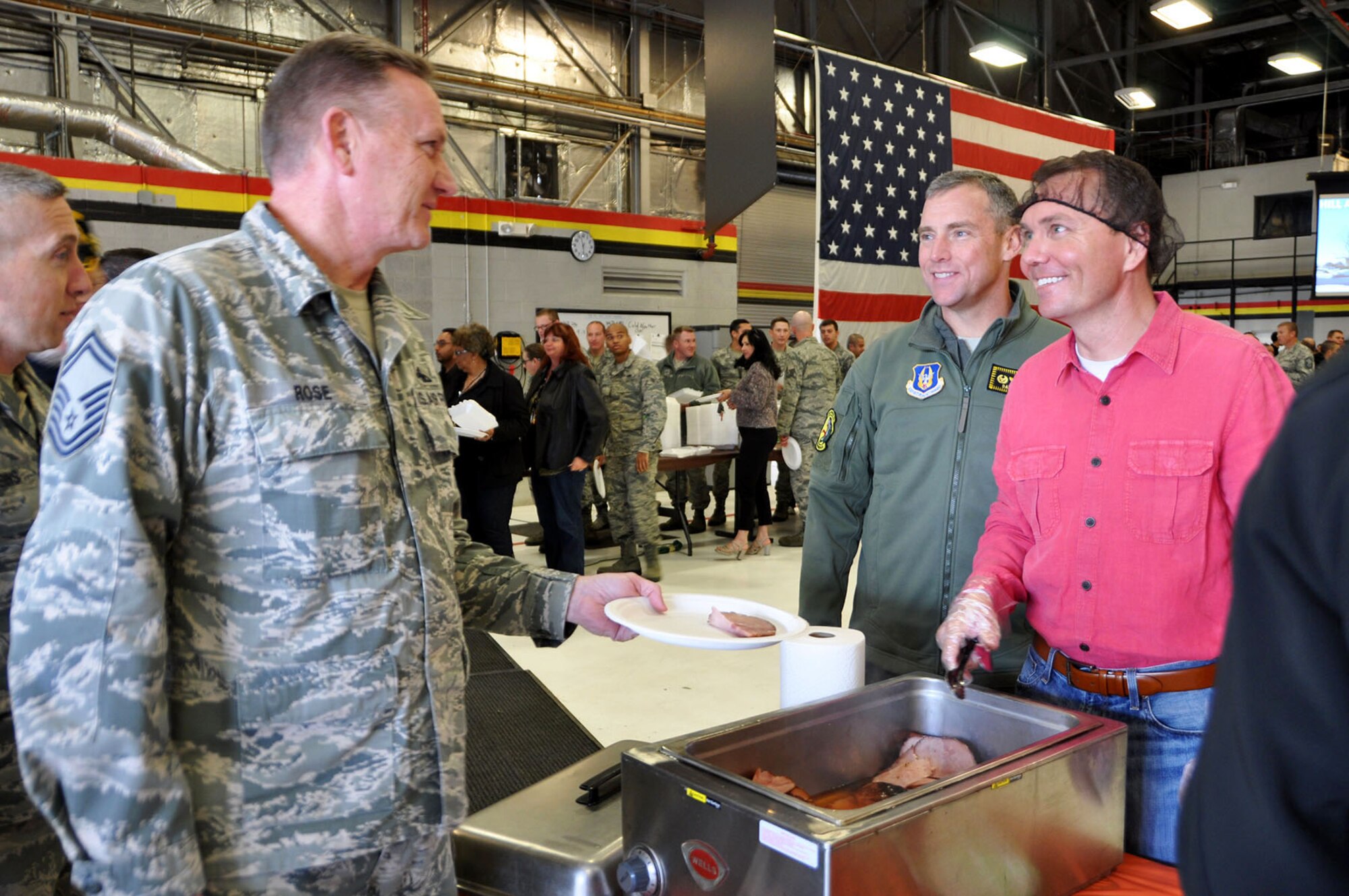 Reserve, active duty Airmen feast together > 419th Fighter Wing ...
