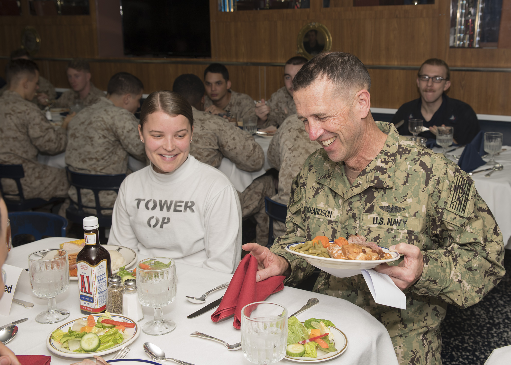 CNO and MCPON Visit Wasp for Thanksgiving > United States Navy > News ...