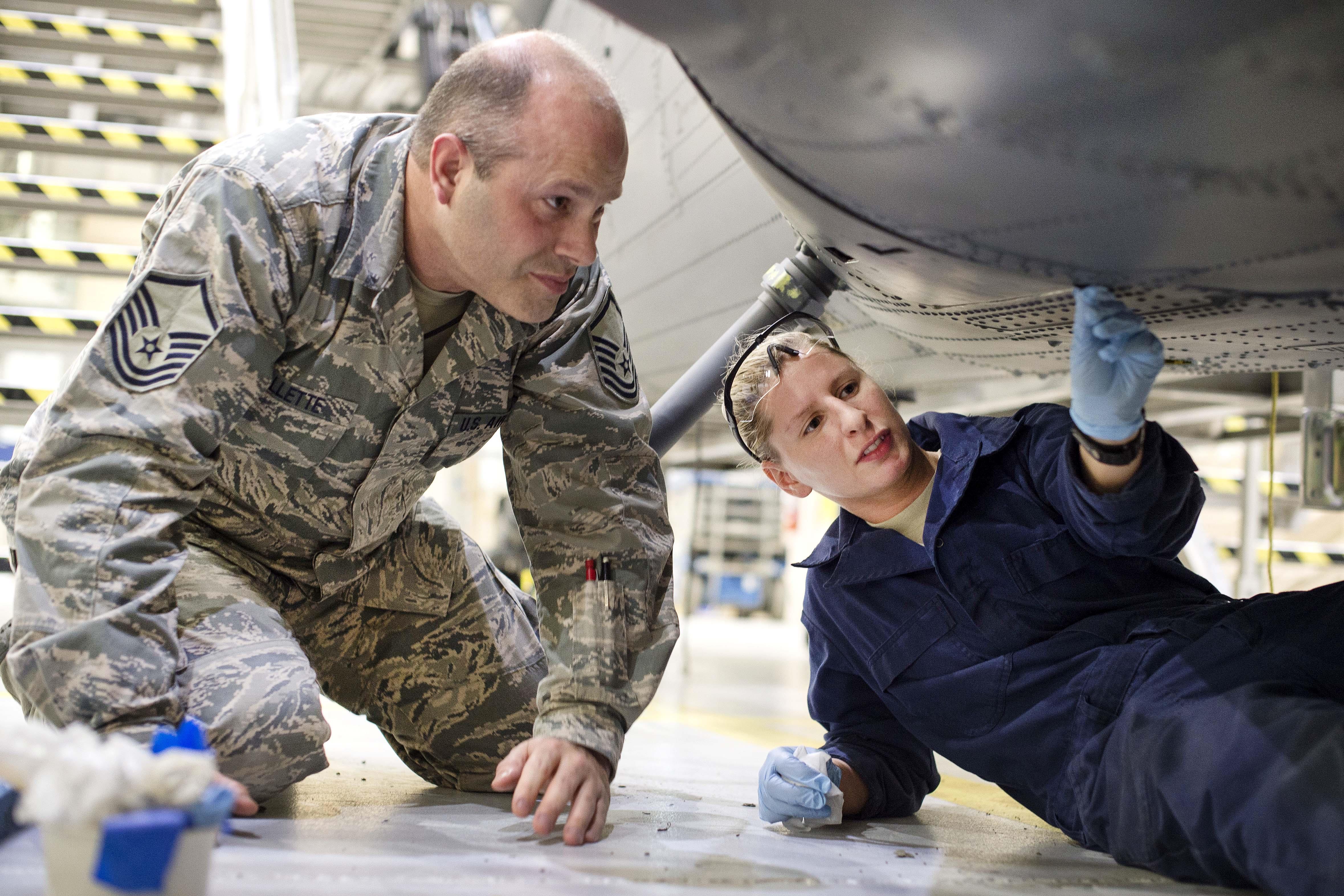 Helicopter Maintenance | U.S. Department of War