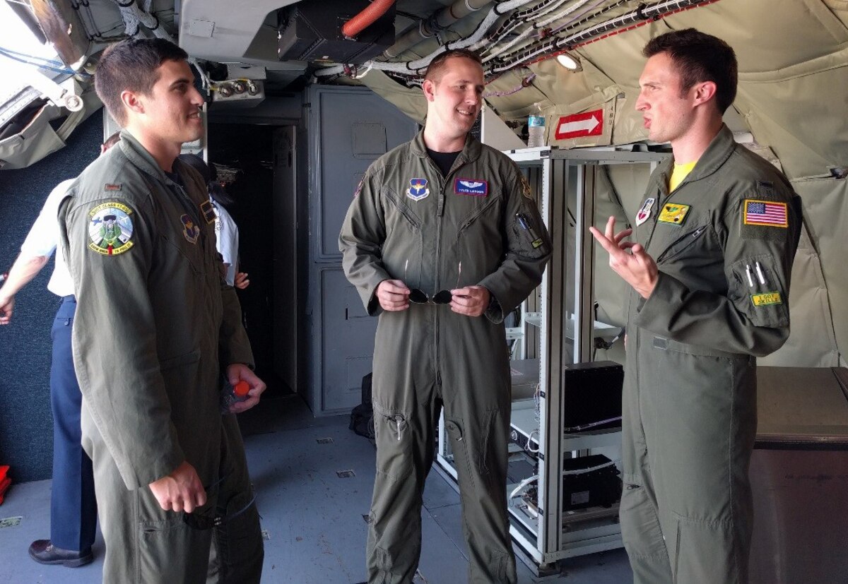 Wing members support CSO career day > Offutt Air Force Base > Article ...