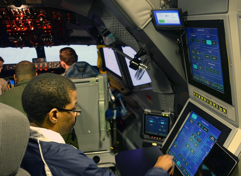 MacDill pilots hone skills in flight simulator > MacDill Air Force Base ...