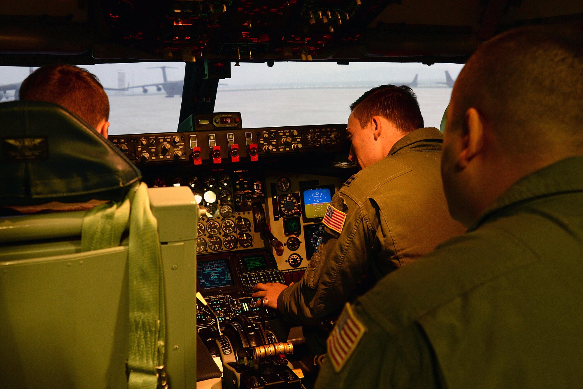 MacDill pilots hone skills in flight simulator > MacDill Air Force Base ...