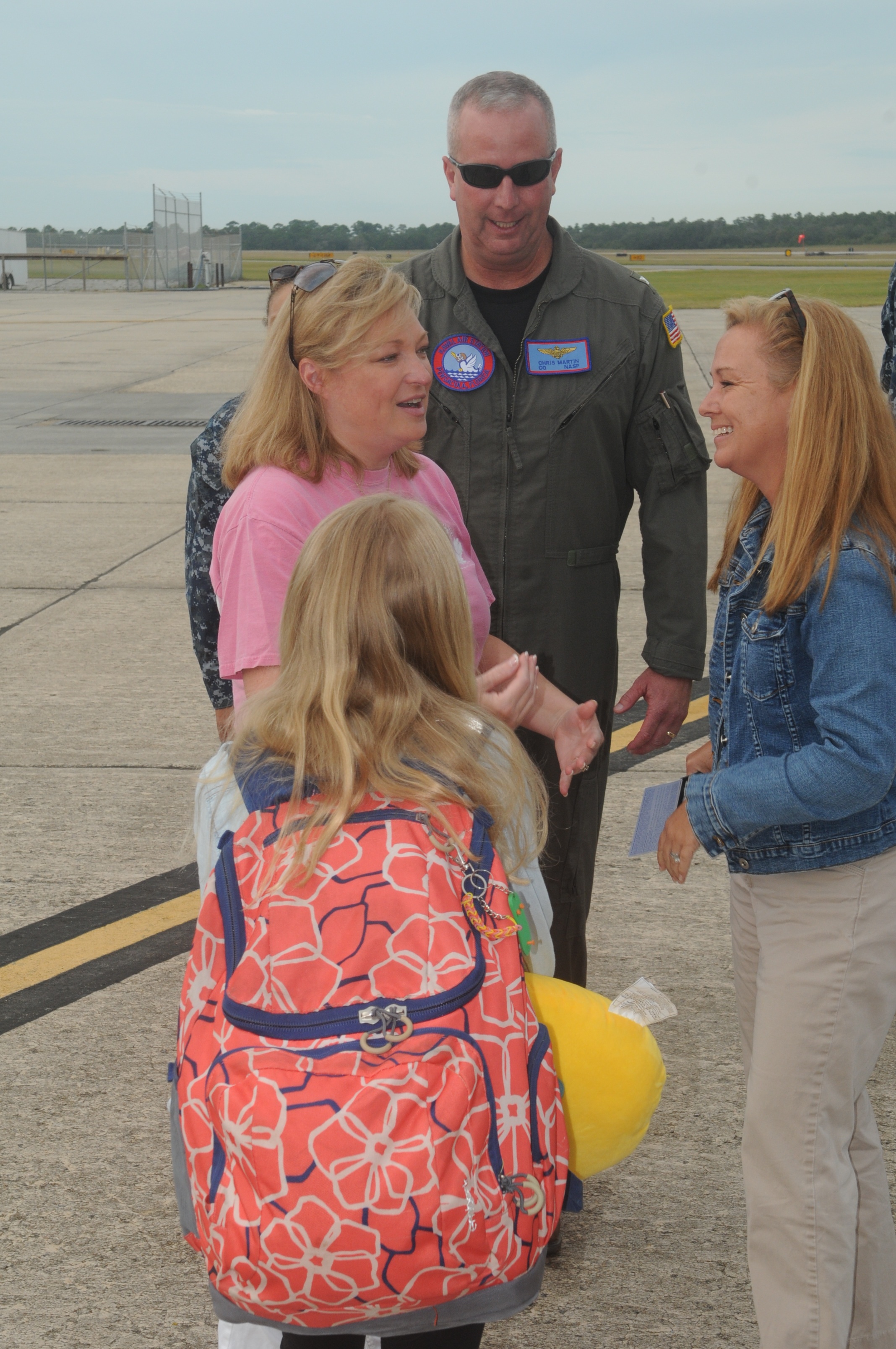 USTRANSCOM Evacuates Families and Pets to NAS Pensacola > United States ...