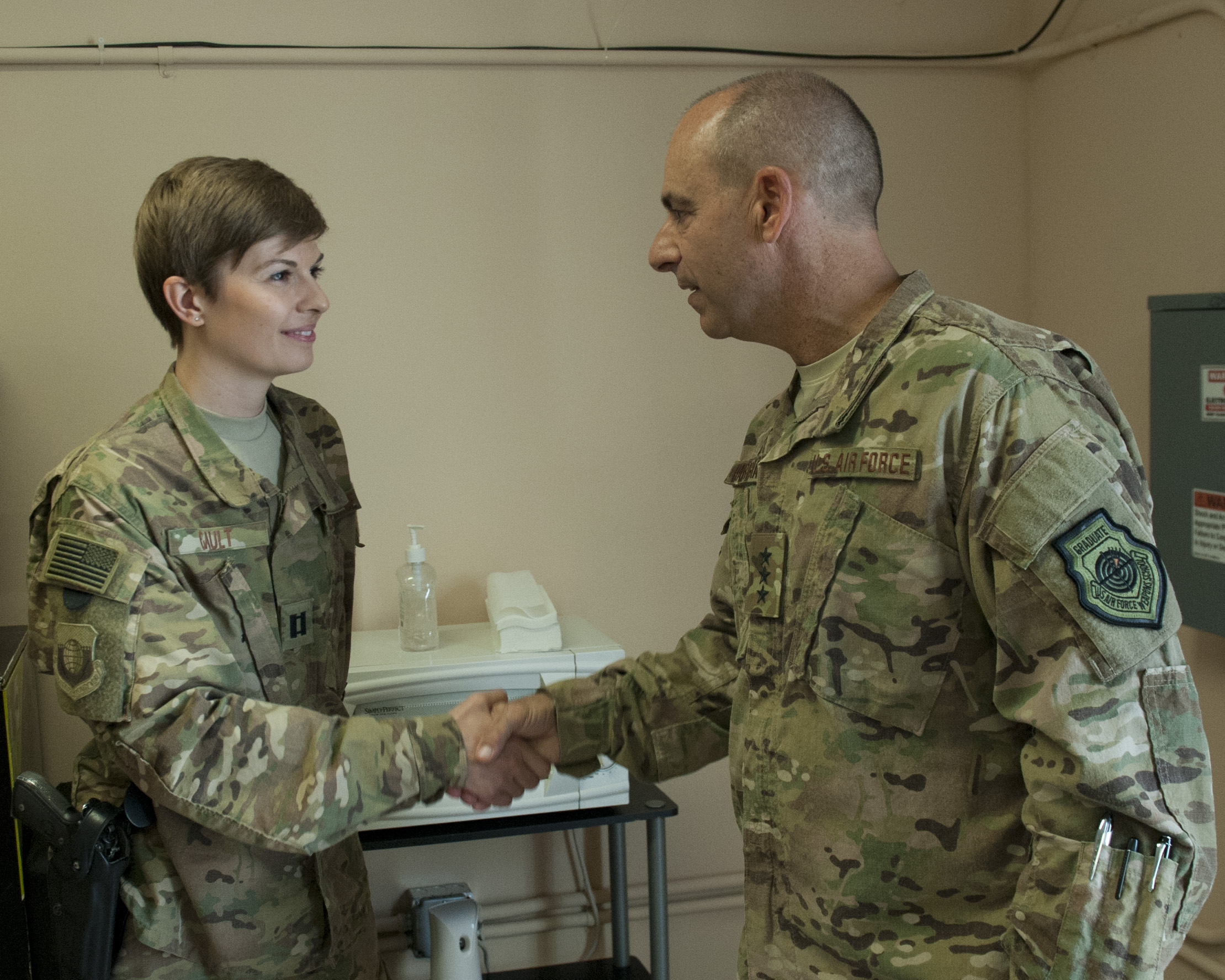 AFCENT commander gets first-hand look at 455th mission