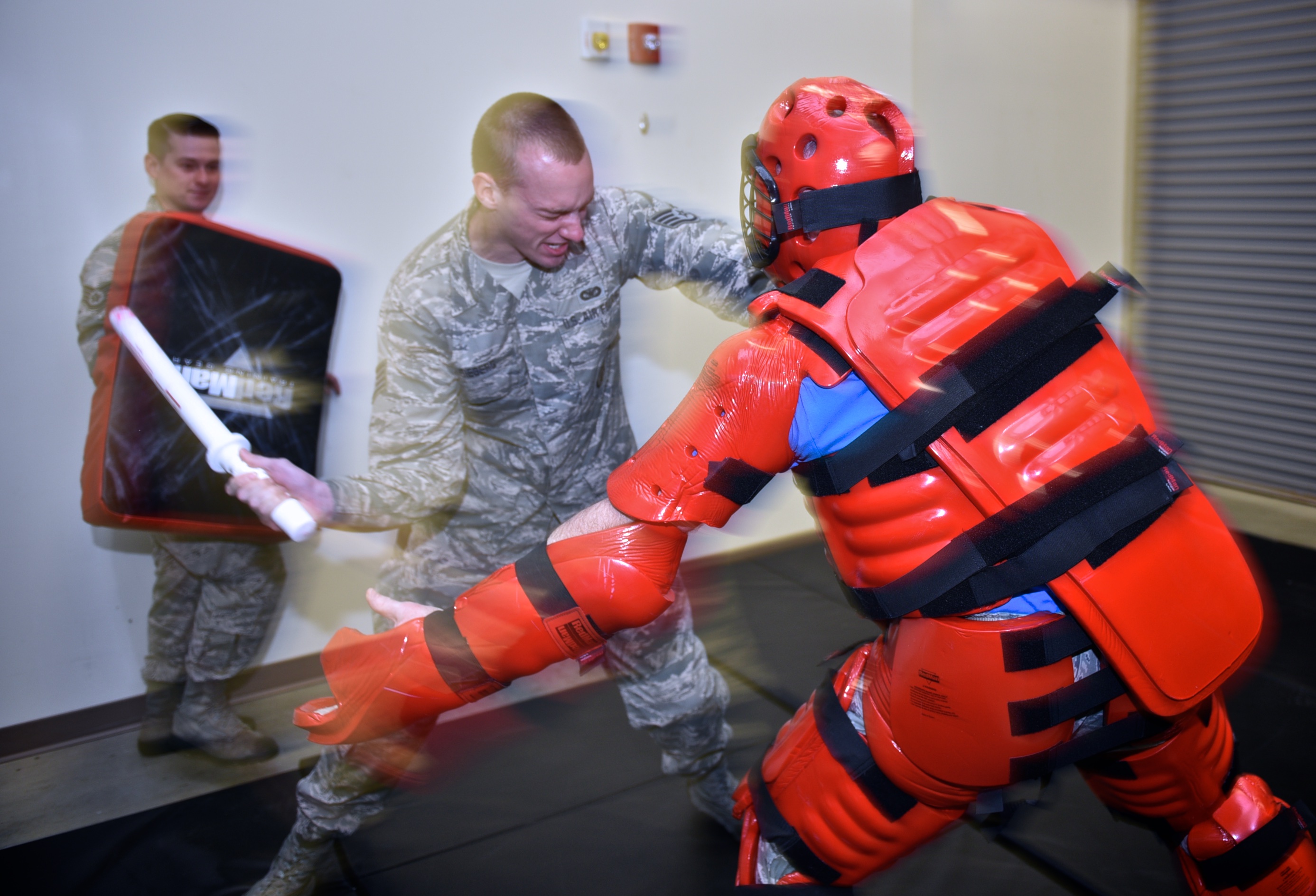 Commander suits up for training > 932nd Airlift Wing > Article Display