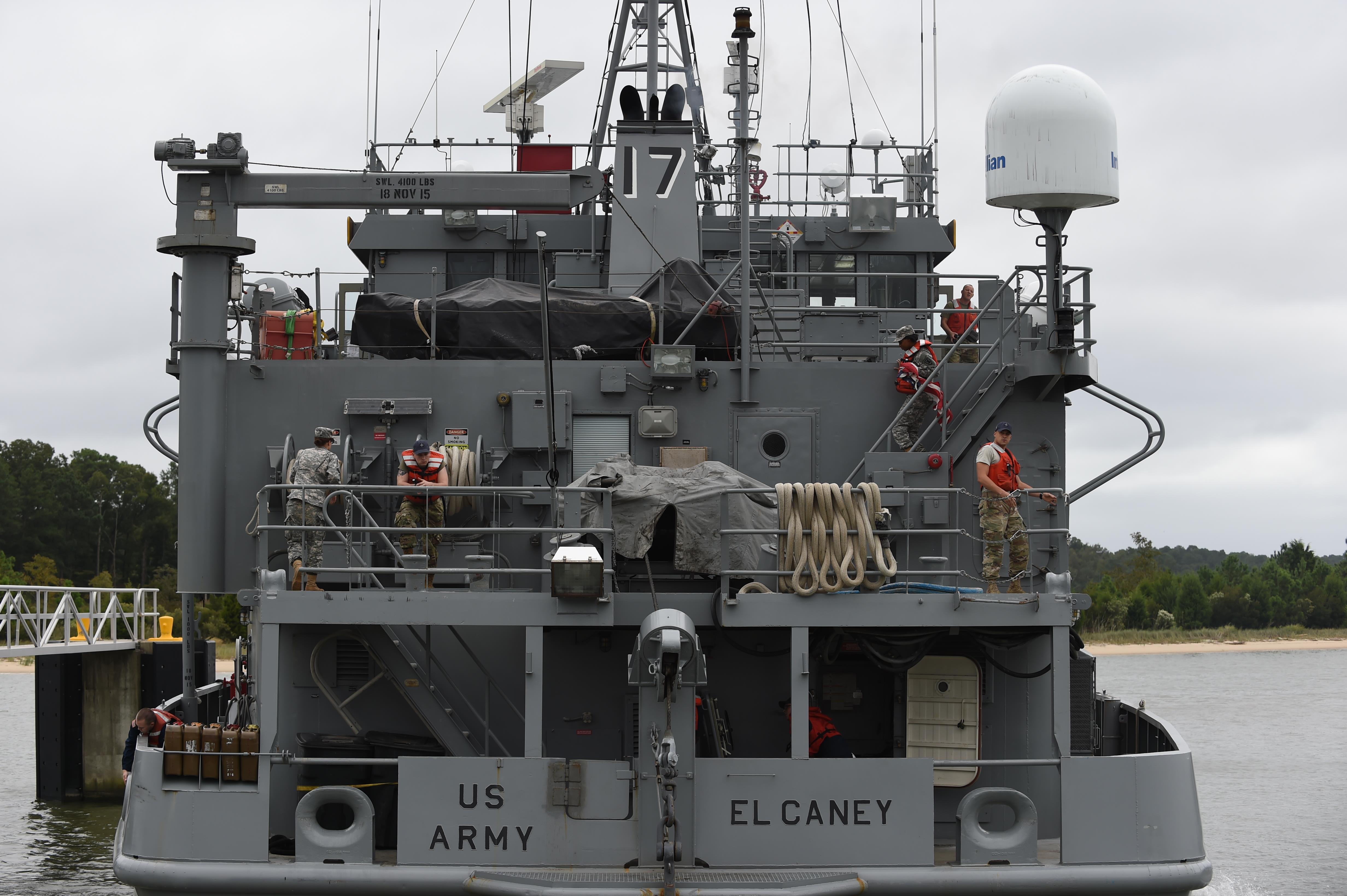 Soldiers prep vessels for Hurricane Matthew