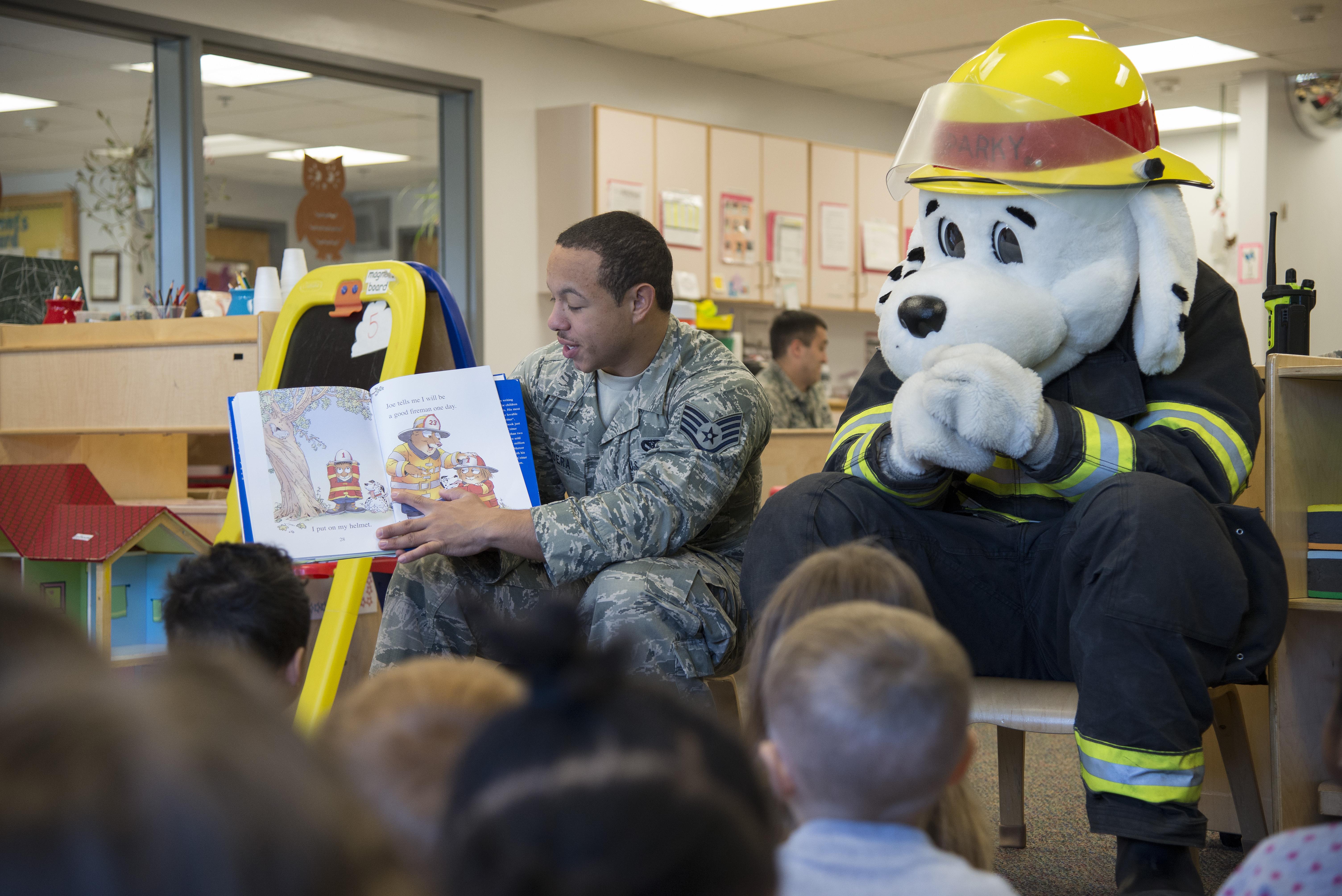 Snapshot: Sparky reads to CDC members > Dover Air Force Base > News