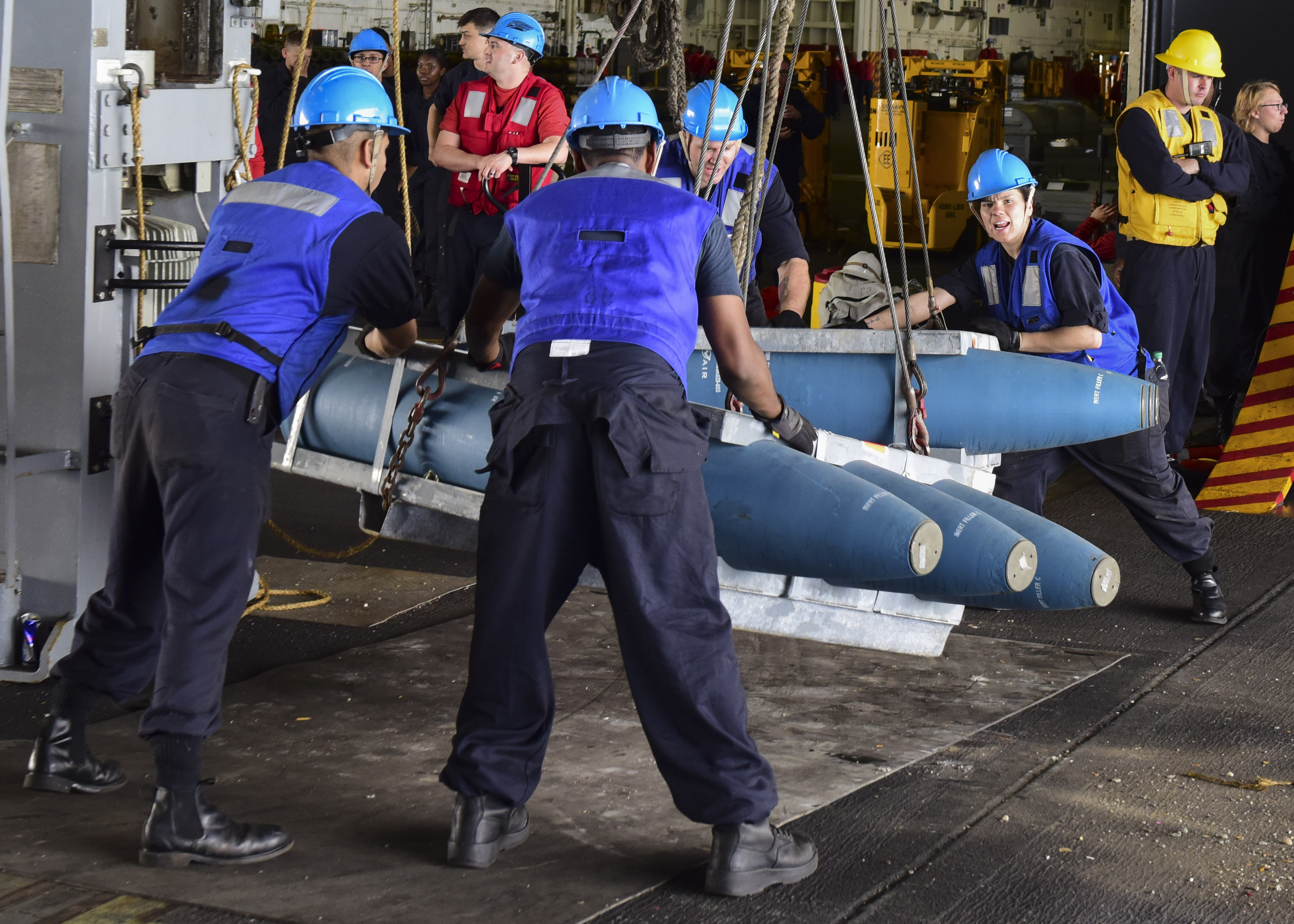 Nimitz Completes At-Sea Ammunition Onload > United States Navy > News ...