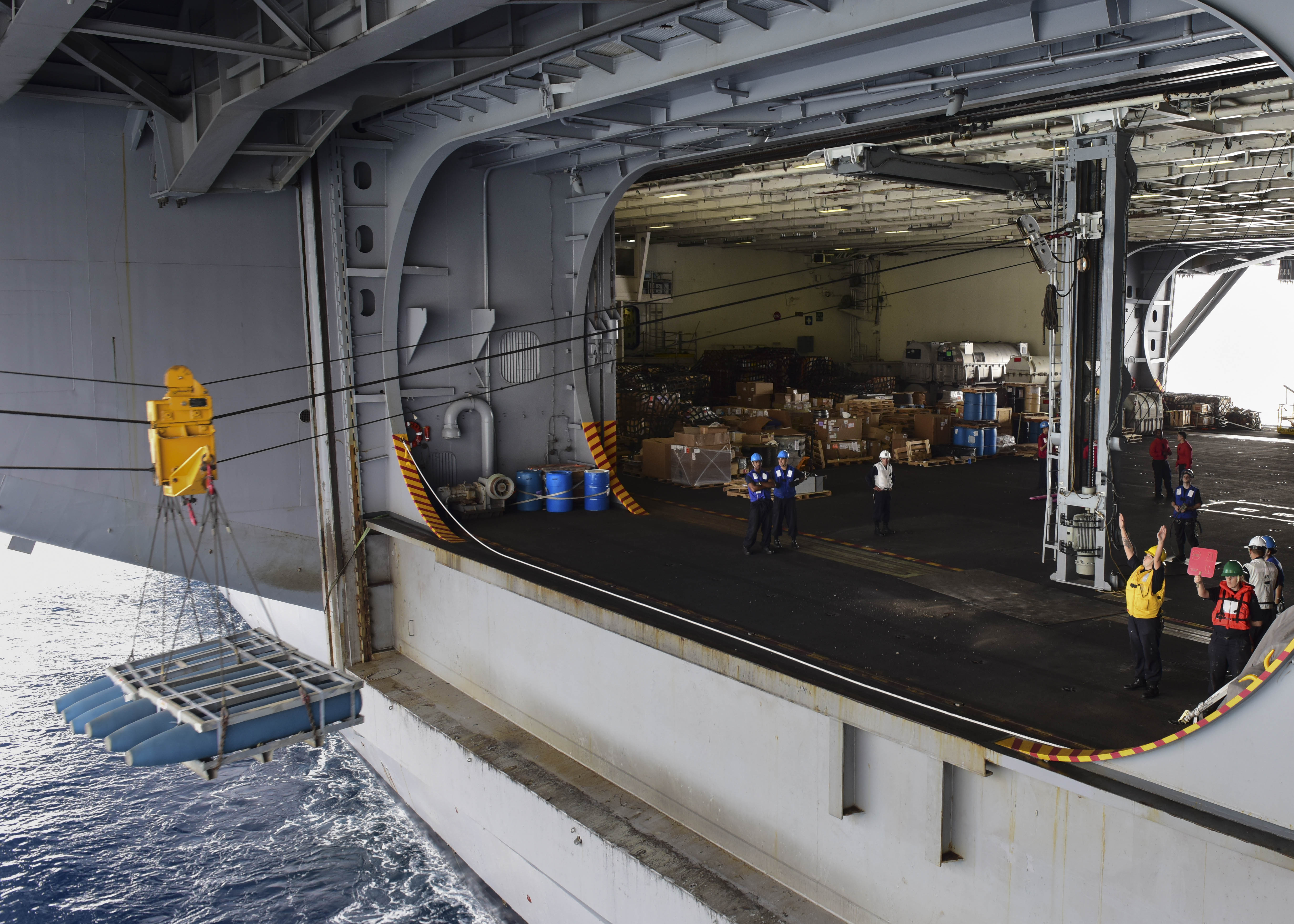 Nimitz Completes At-Sea Ammunition Onload > United States Navy > News ...