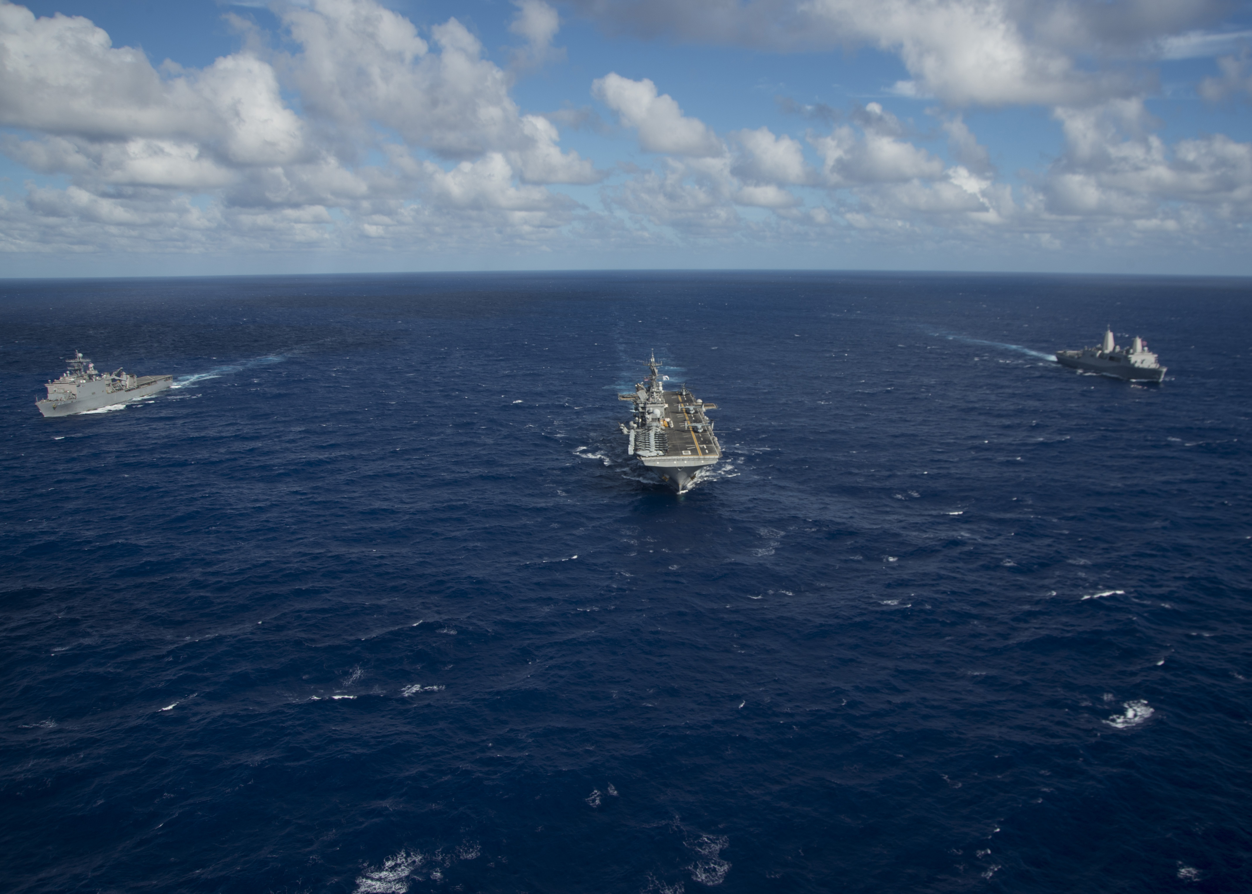 Makin Island ARG, 11th MEU Enter 7th Fleet > United States Navy > News ...