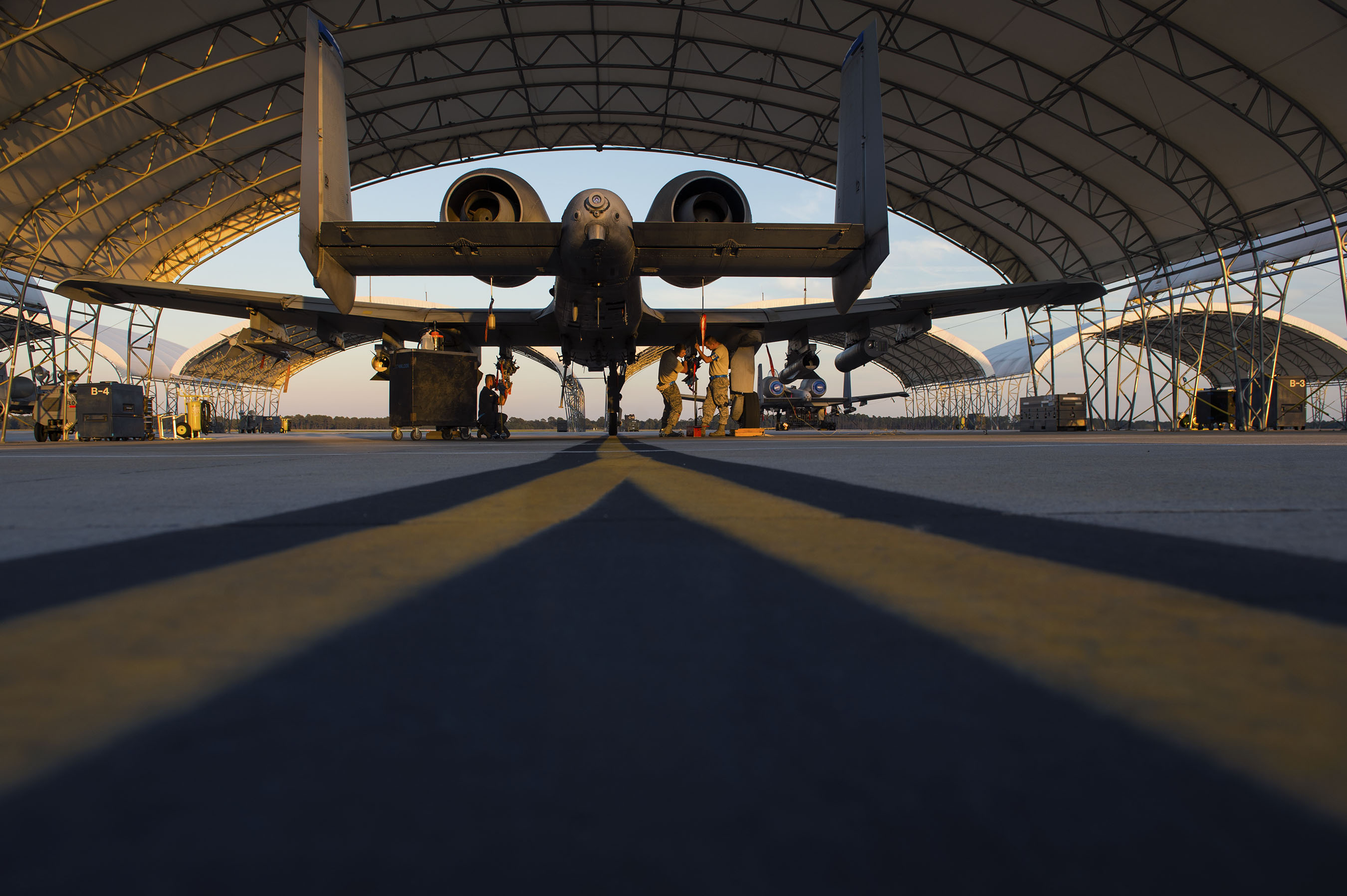 Flightline maintainers generate airpower after dusk > Moody Air Force ...