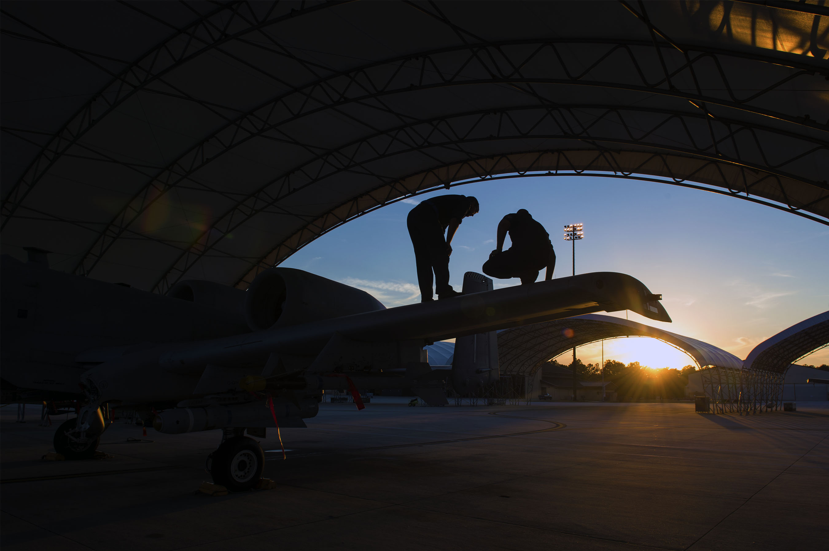 Flightline maintainers generate airpower after dusk > Moody Air Force ...
