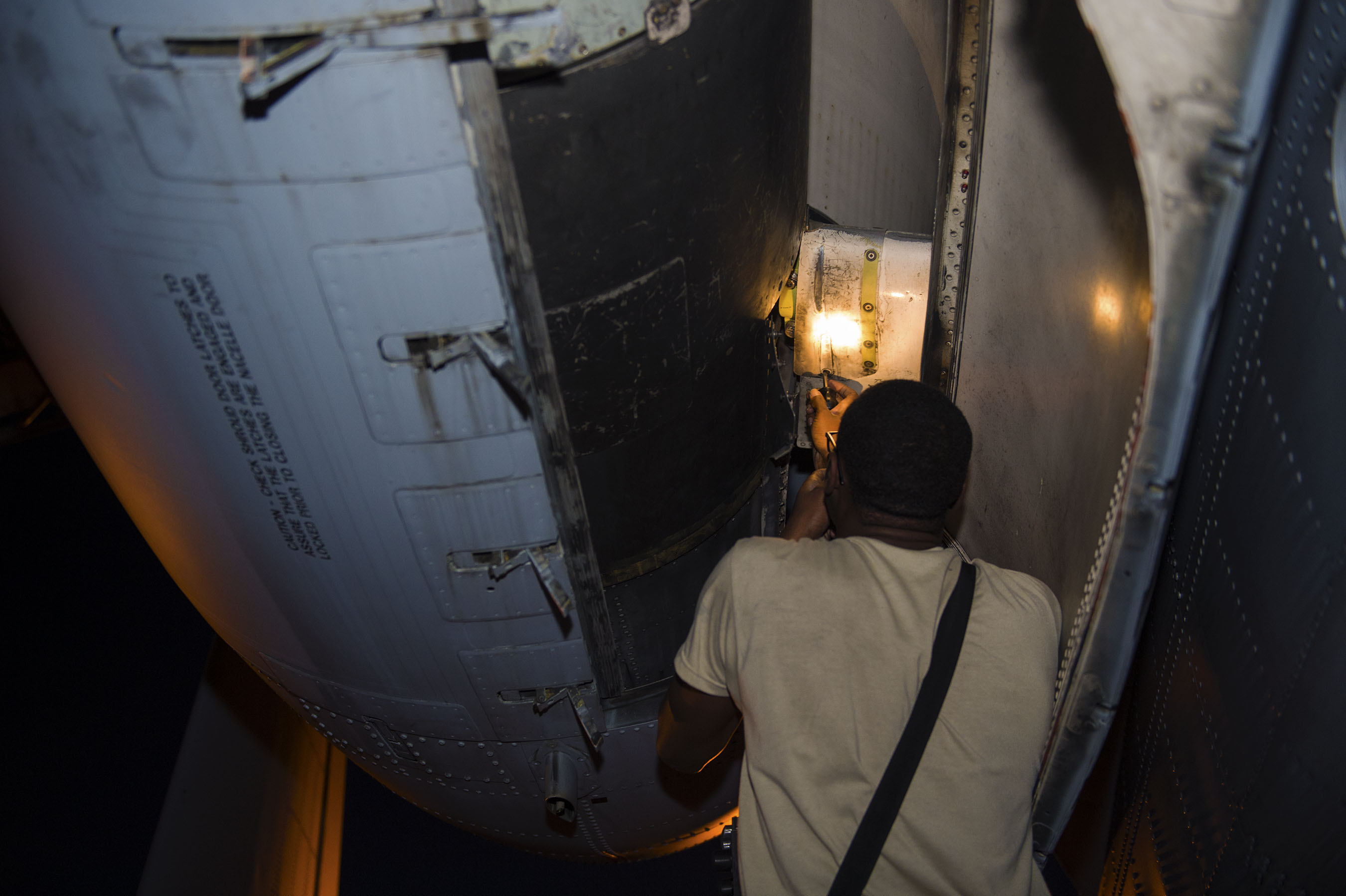 Flightline maintainers generate airpower after dusk > Moody Air Force ...