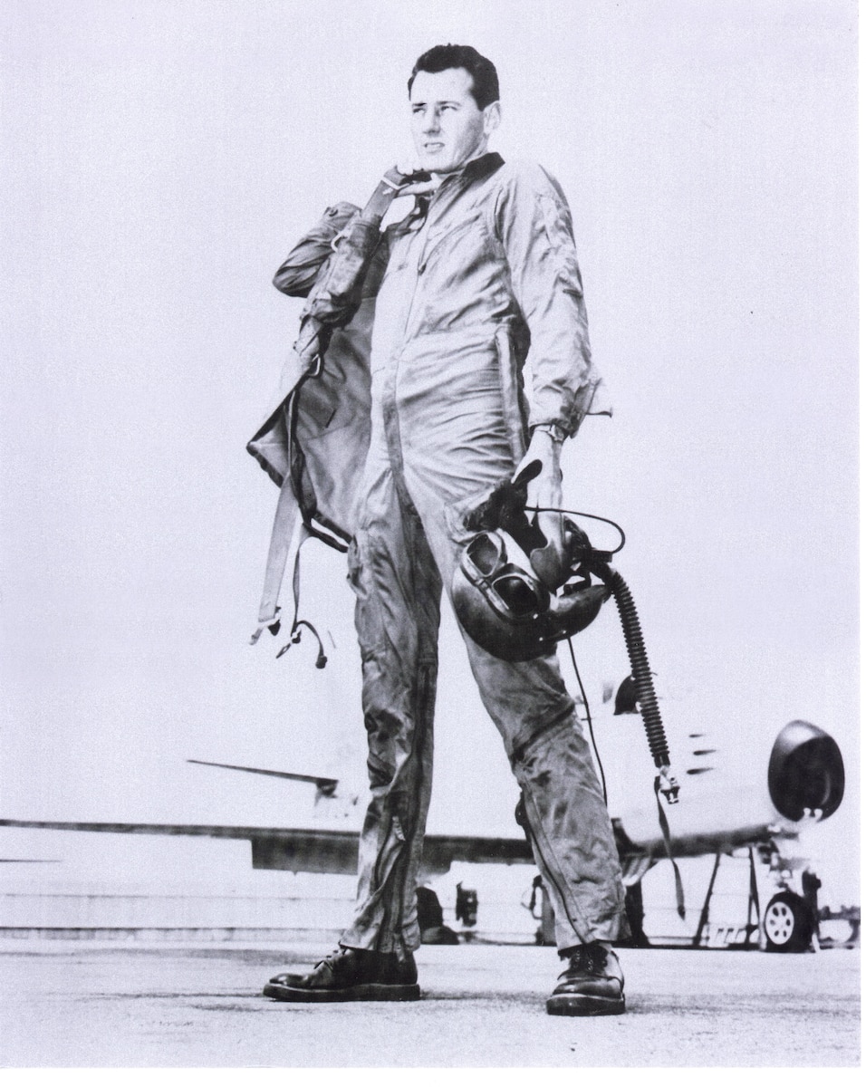 Aviation icon takes final flight > Edwards Air Force Base > News